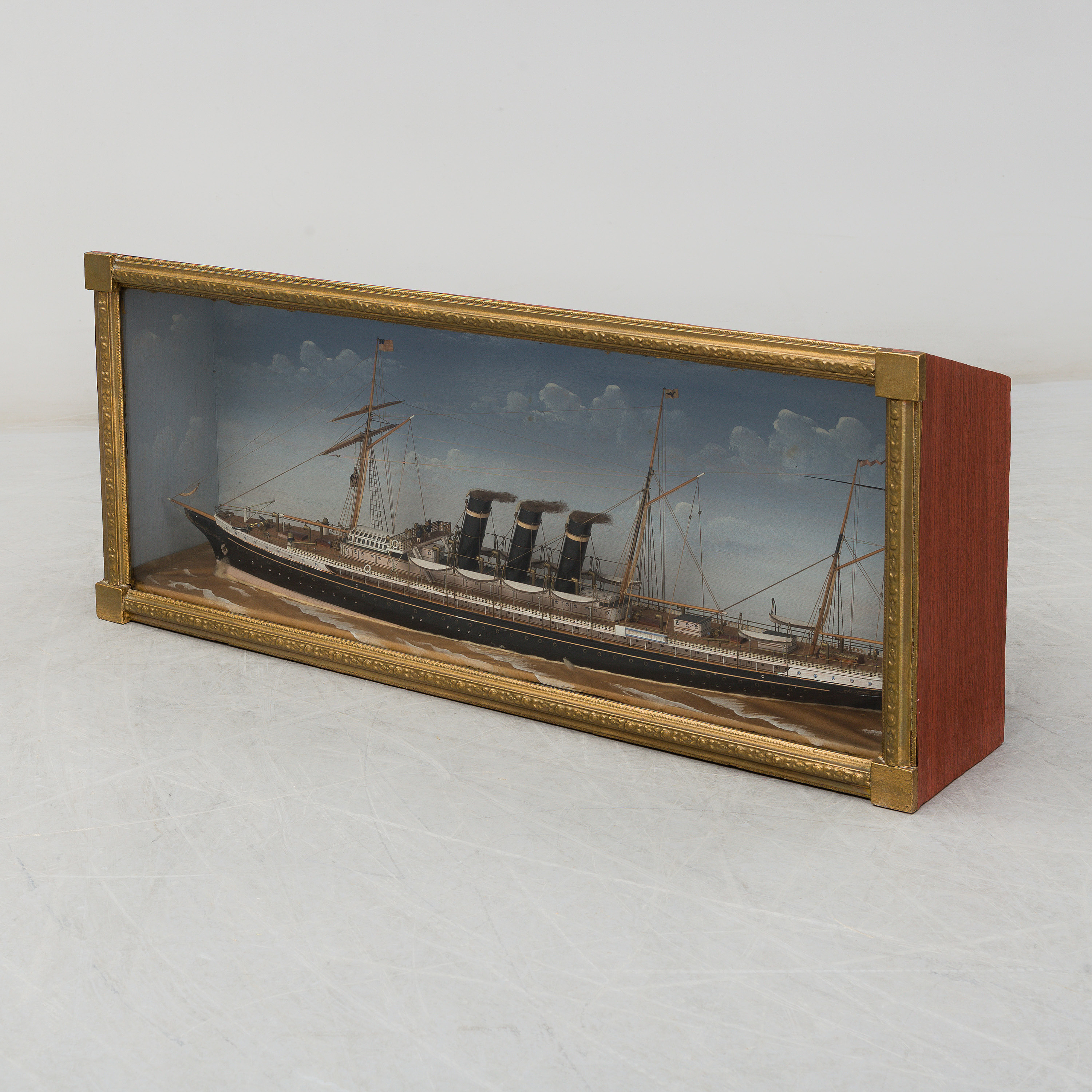 A scale model of the SS 'City of Paris', around 1900. - Bukowskis