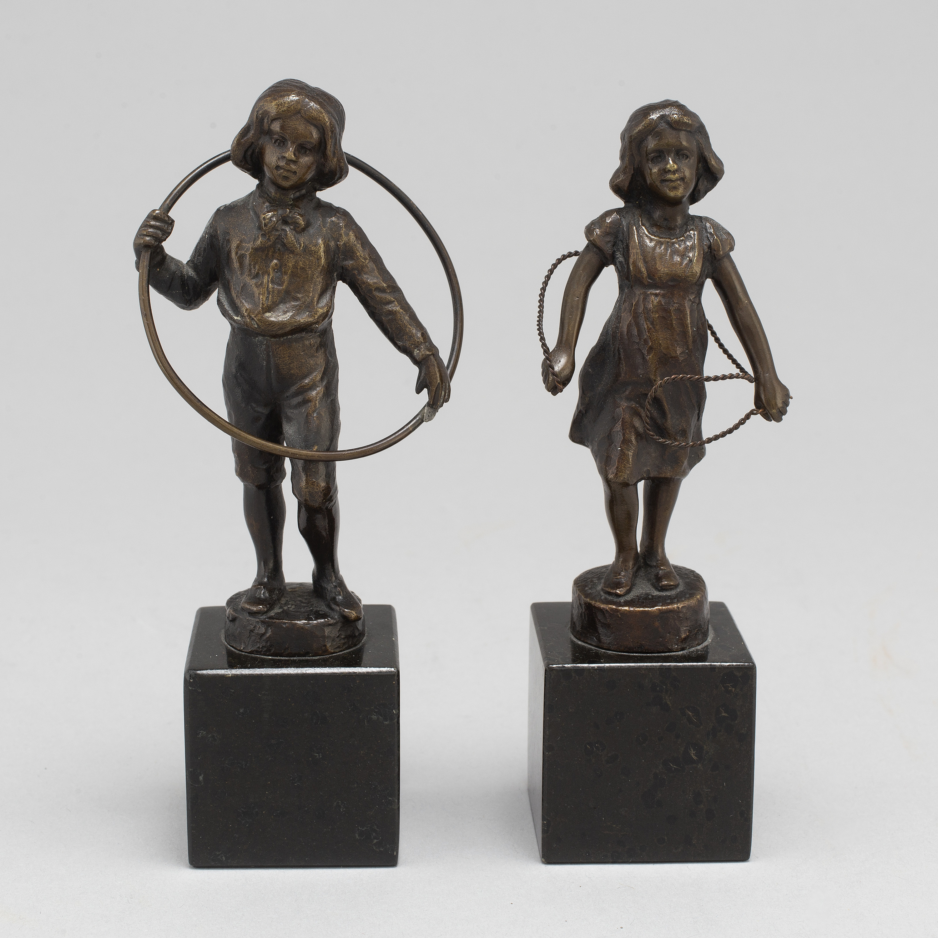 JULIUS SCHMIDT-FELLING, sculptures, a pair, bronze, signed. - Bukowskis
