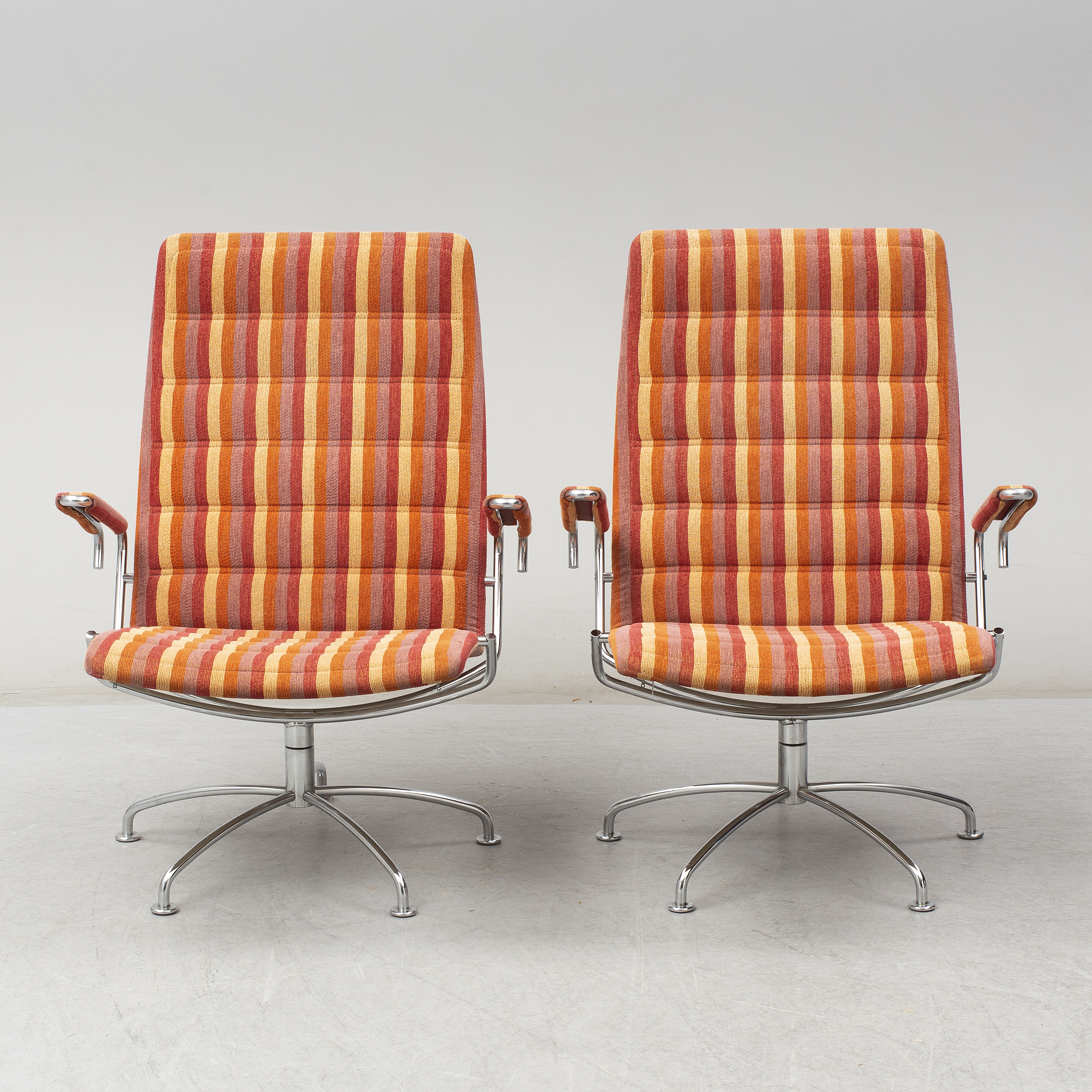 JENS AMUNDSEN, fåtöljer, ett par, "SAS Chair Series", för Fritz Hansen ...