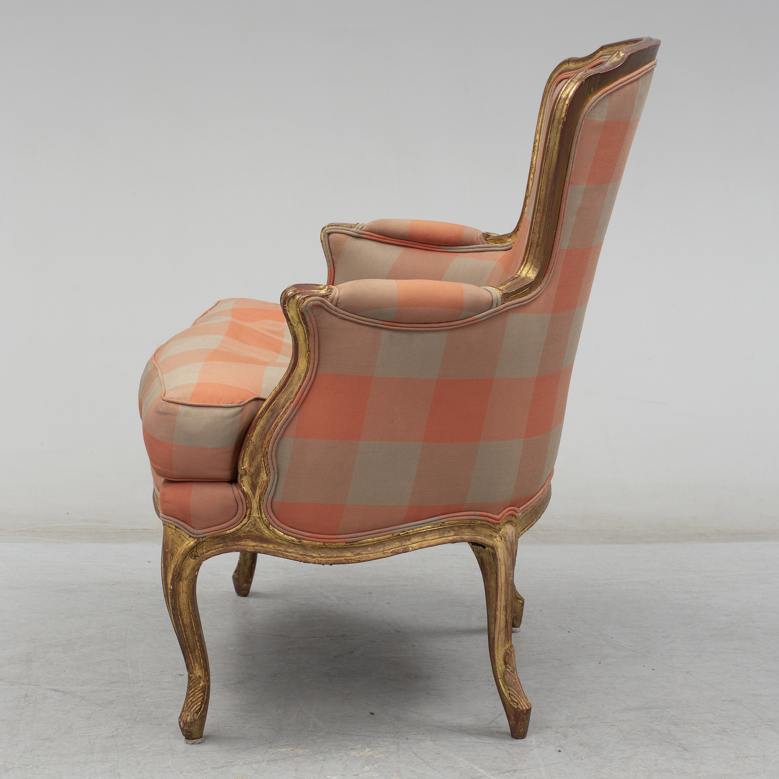 A rococo style mid 20th century easy chair. - Bukowskis