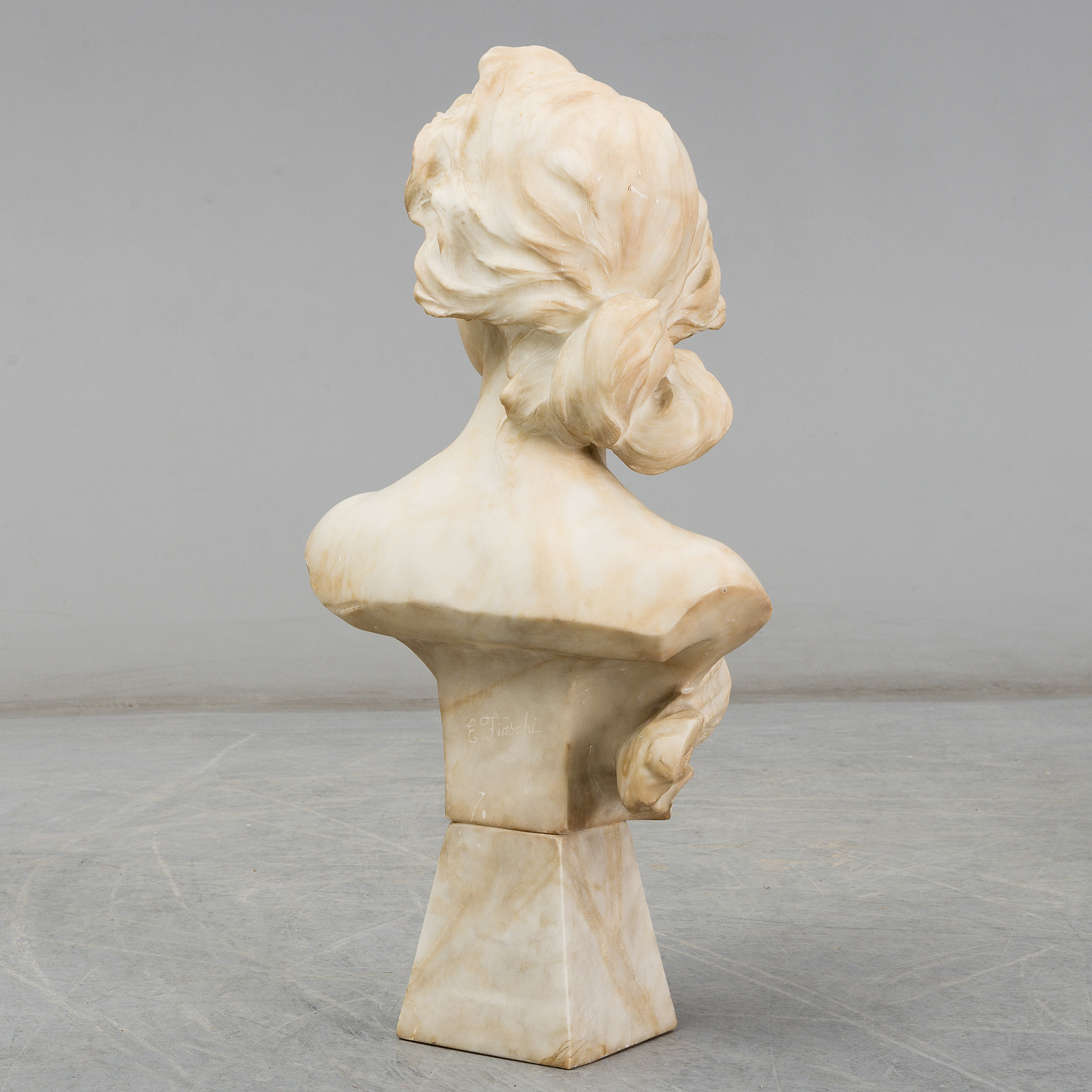 EMILIO FIASCHI, skulptur, alabaster, signerad E. Fiaschi. - Bukowskis