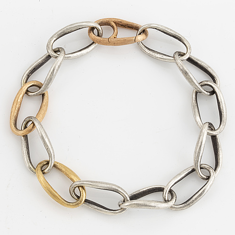 OLE LYNGGAARD, CHARLOTTE LYNGGAARD, armband "Love Ring". - Bukowskis