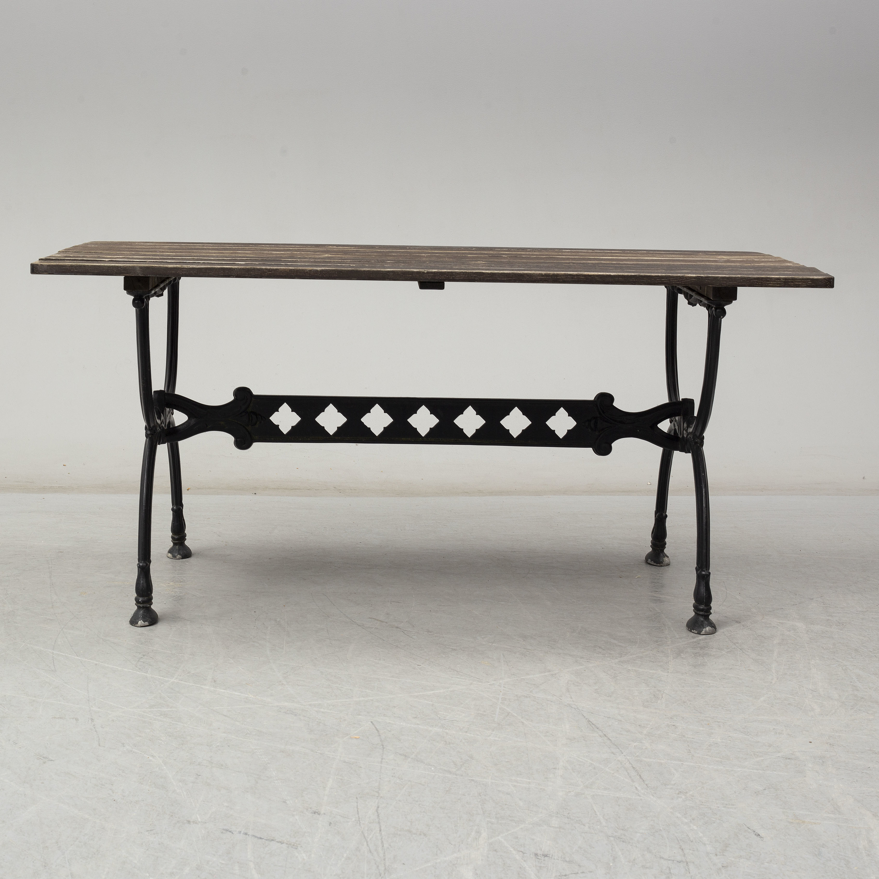 A second half of the 20th century garden table by Byarum. - Bukowskis