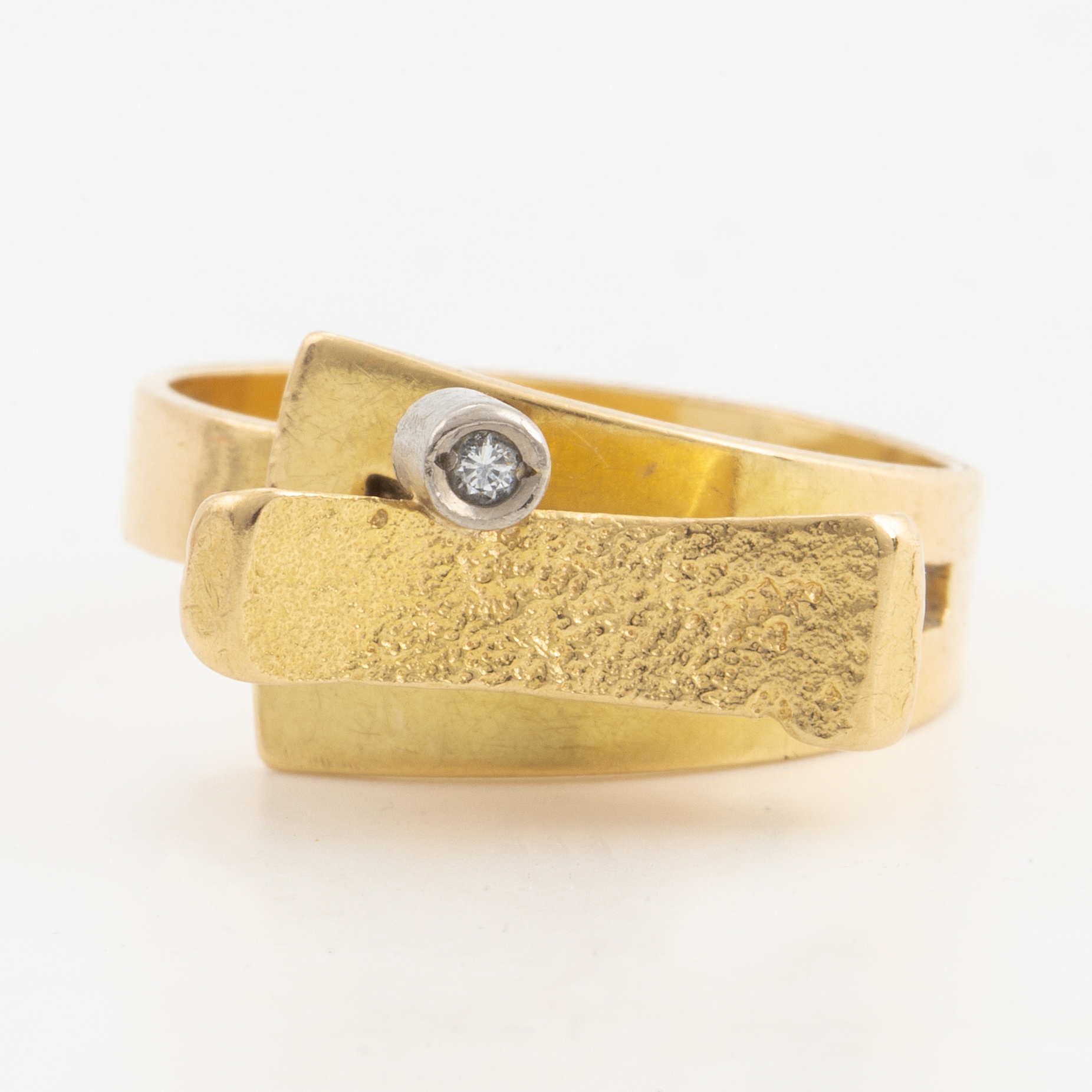 ELON ARENHILL, Ring 18K guld med briljantslipad diamant. - Bukowskis