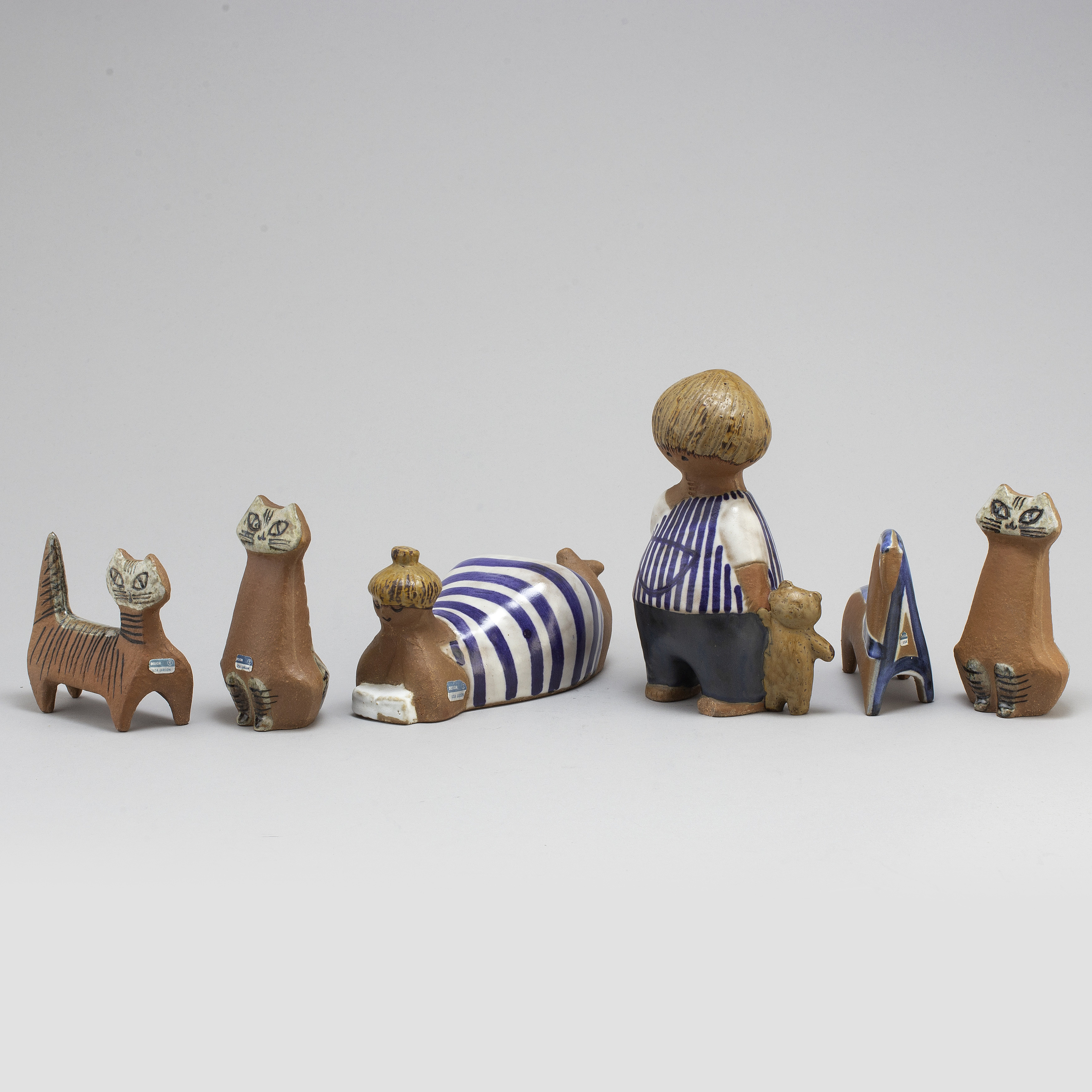 LISA LARSON, figuriner, 6 st, glaserat stengods, Gustavsberg. - Bukowskis