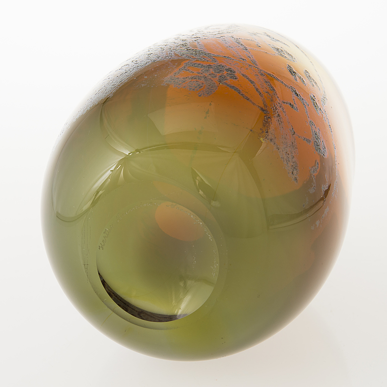 KERTTU NURMINEN, An art glass signed Kerttu Nurminen, Nuutajärvi Notsjö ...