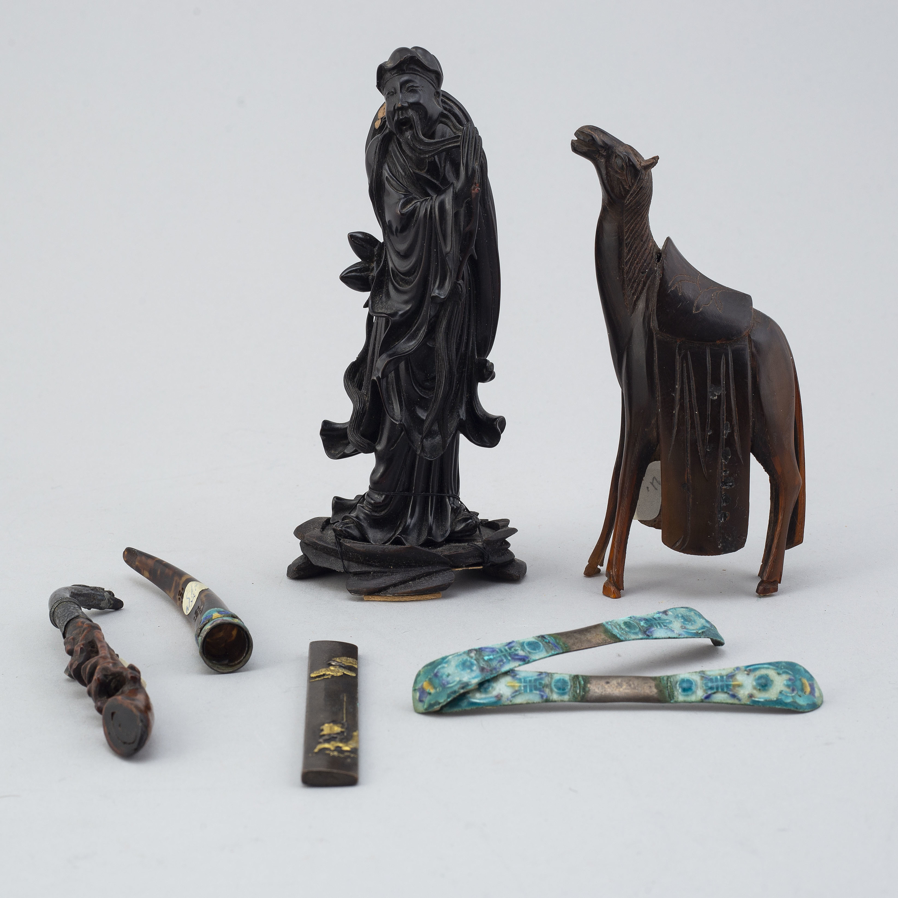 A group of Japanese and Chinese objects, circa 1900. - Bukowskis