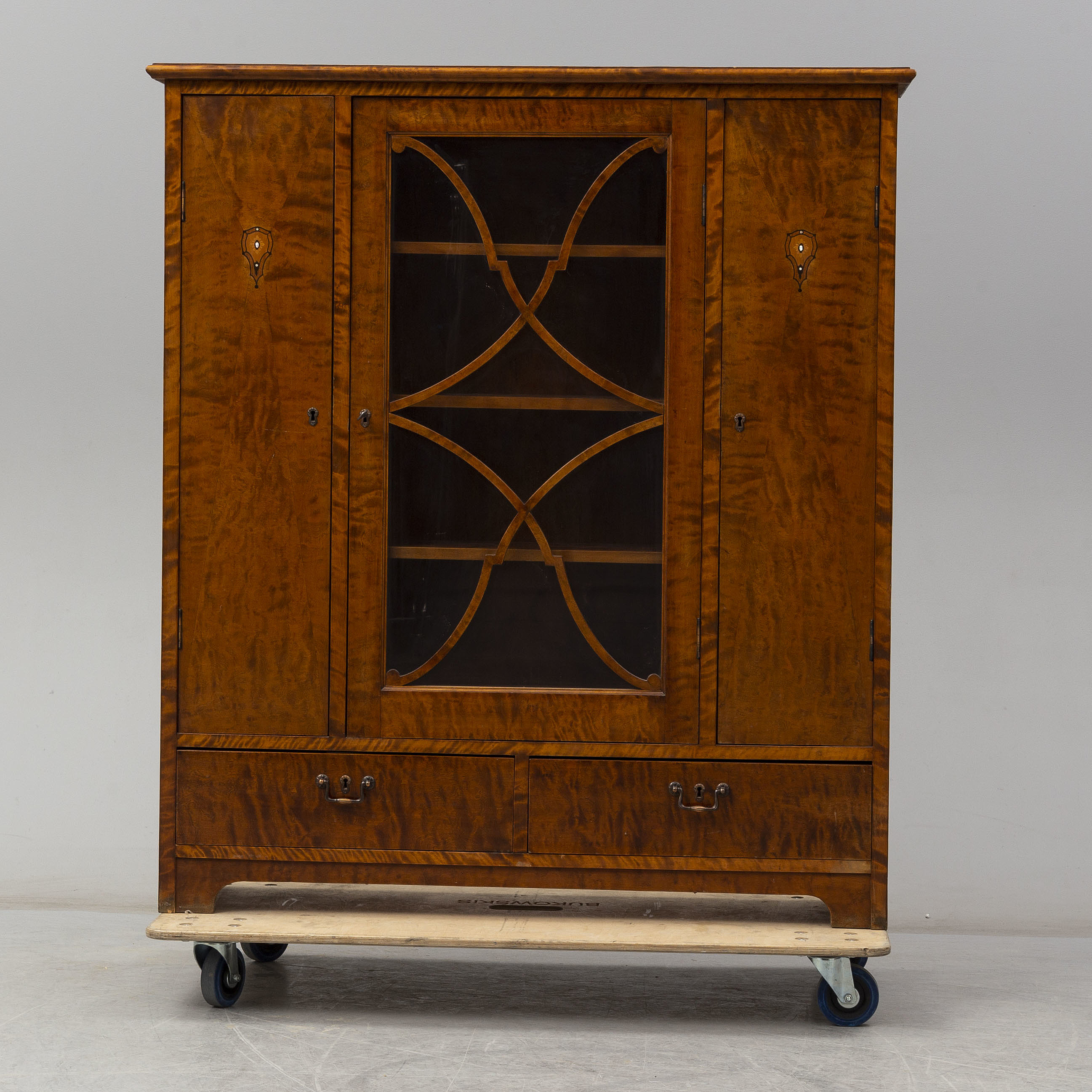 A 1920s/1930s cabinet. - Bukowskis