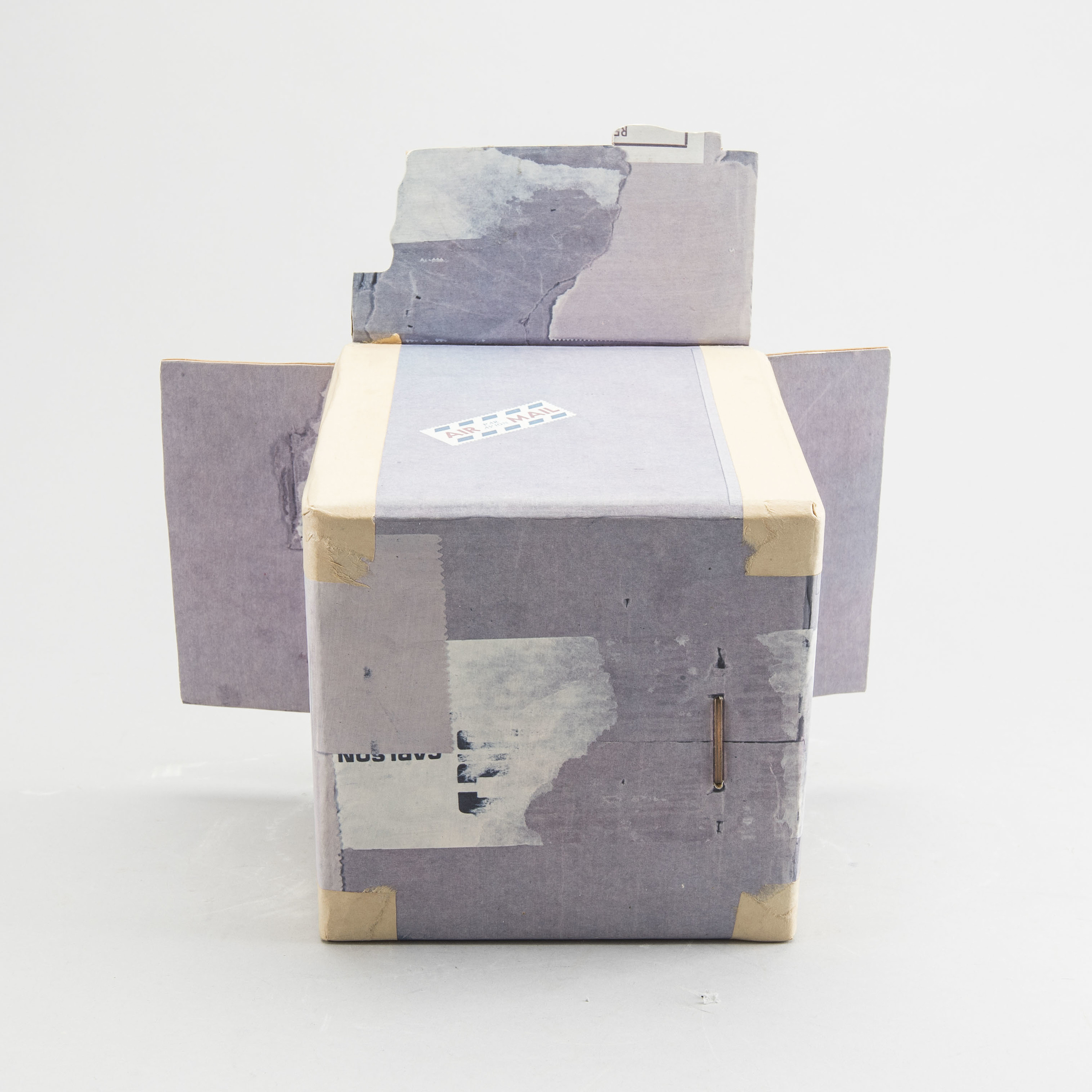 ROBERT RAUSCHENBERG, "Cardbird Box I", signerad och numrerad 6/20 ...