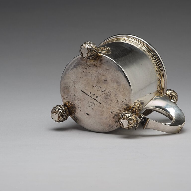Jacob Brunck, dryckeskanna, silver, Stockholm 1724. Senbarock. - Bukowskis