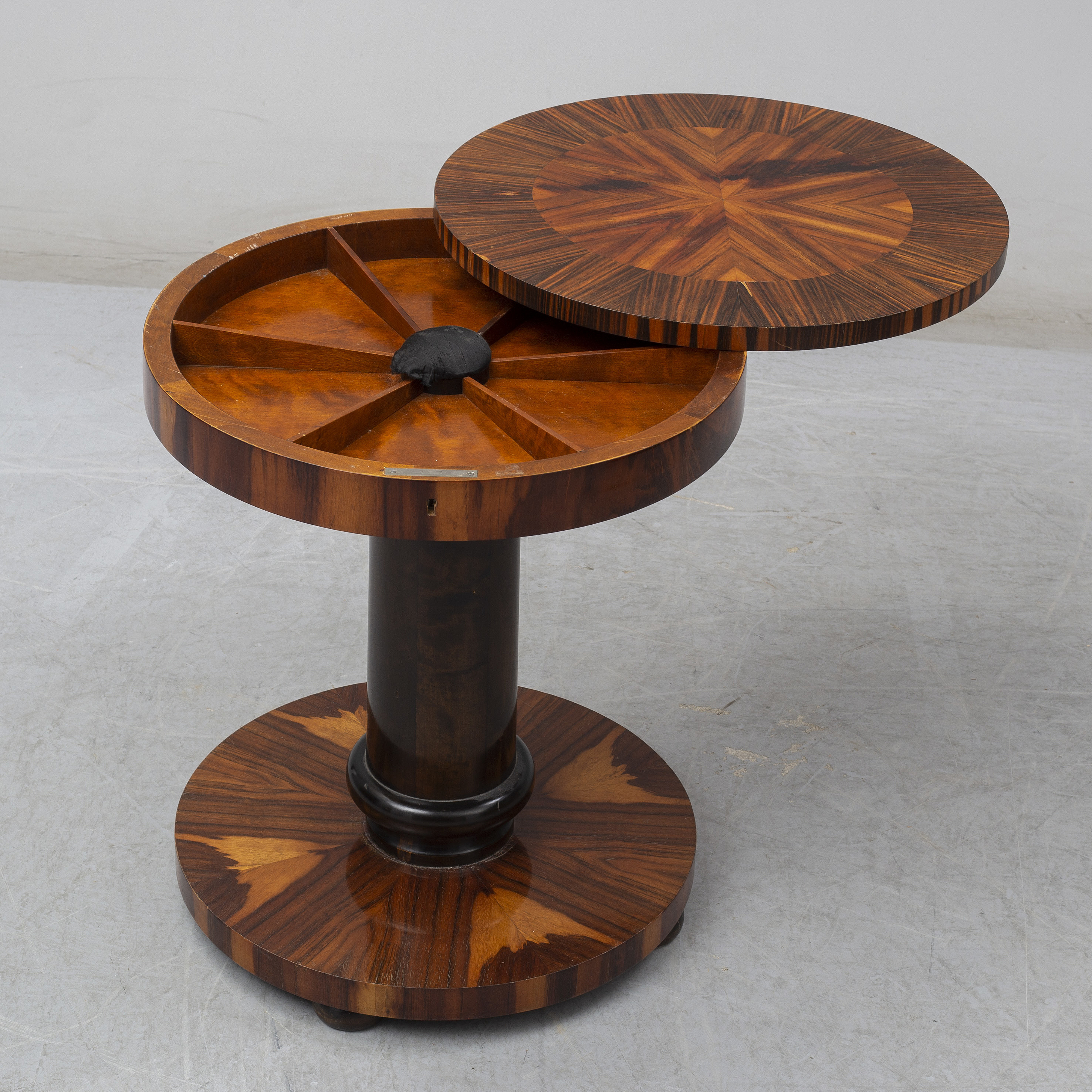 An Art Deco sewing table, 1920s / 30s. - Bukowskis