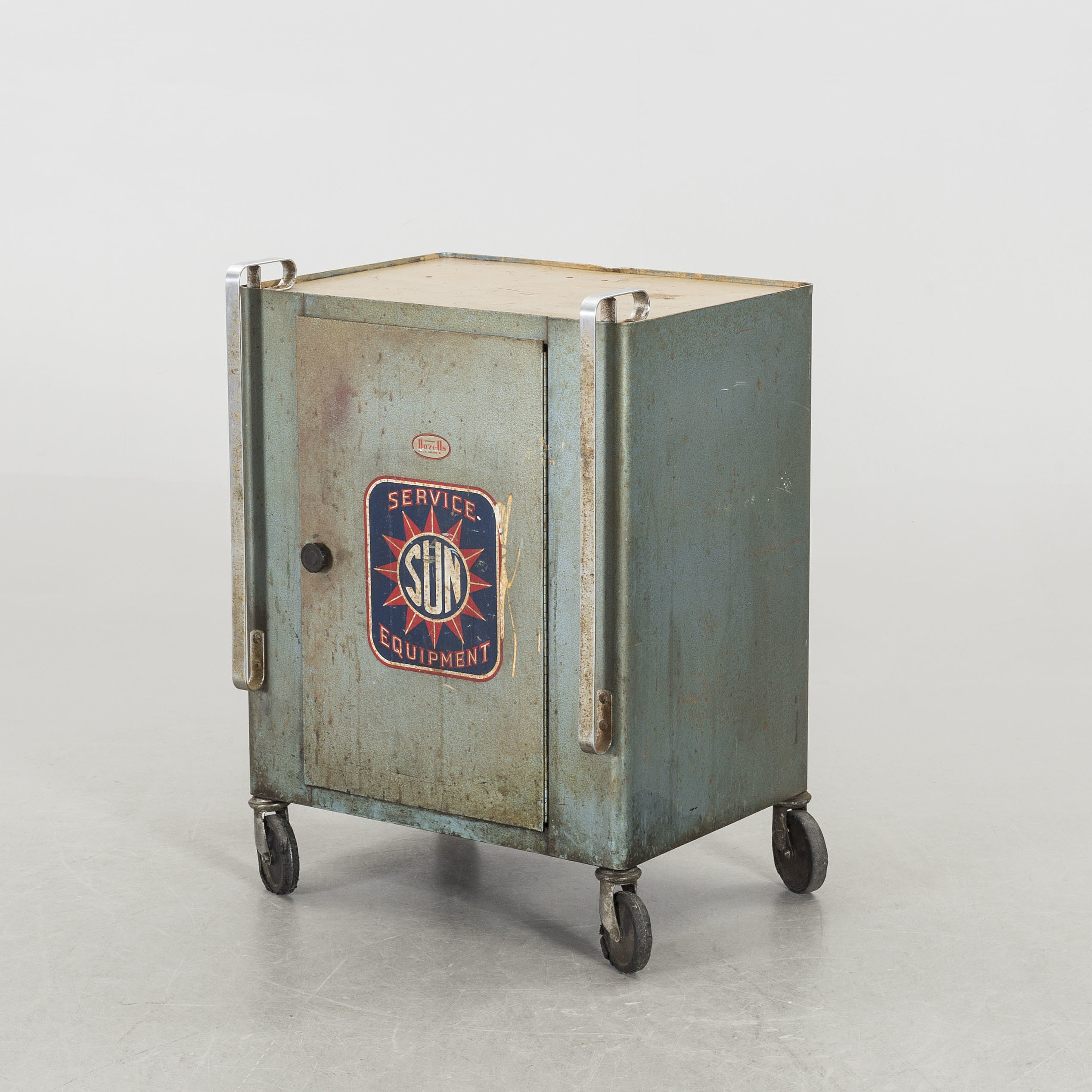 SKÅP, Sun service equipment, industridesign, 1900-tal. - Bukowskis