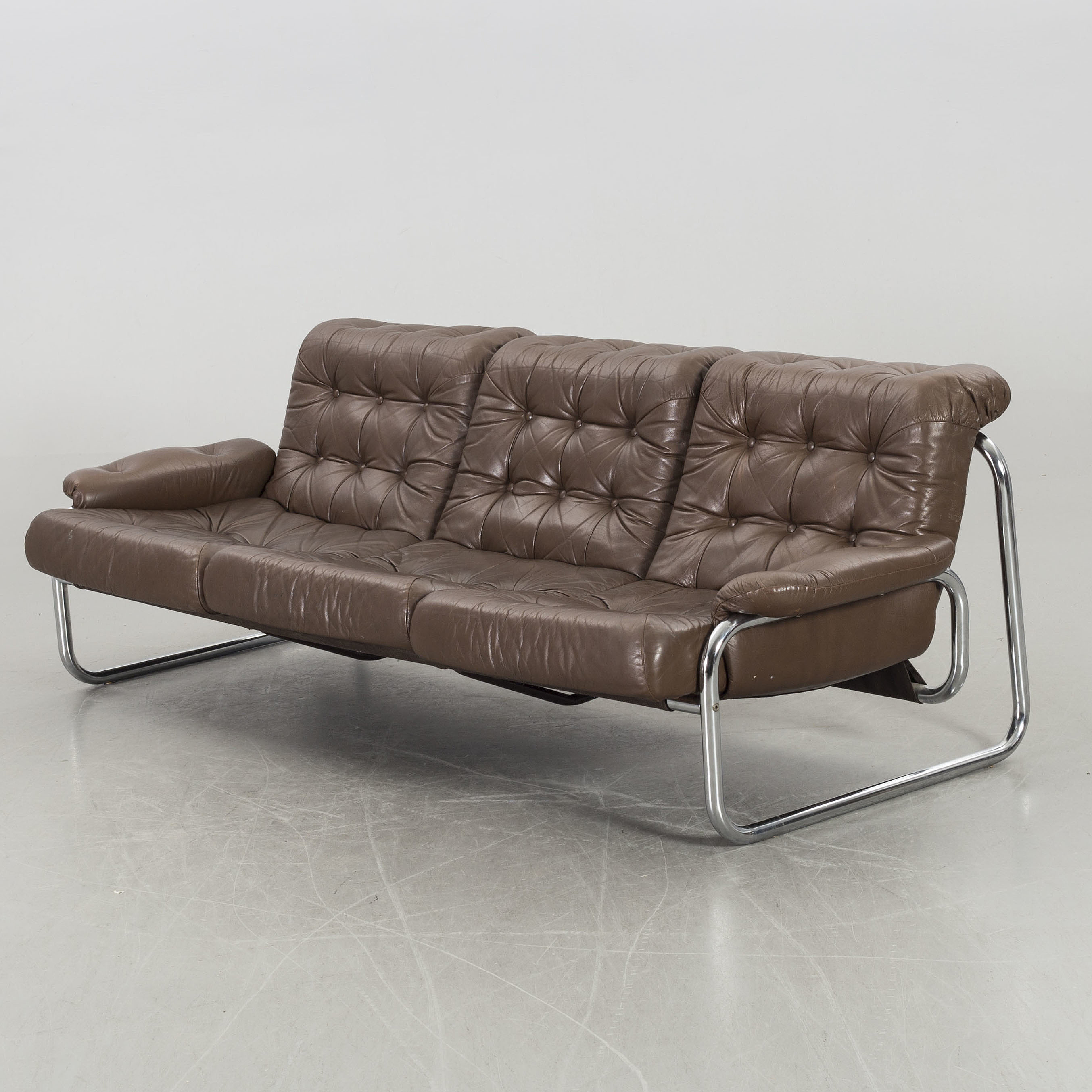 A JOHN BERTIL HÄGGSTRÖM ”BORKUM” COUCH by IKEA 1970’s. - Bukowskis