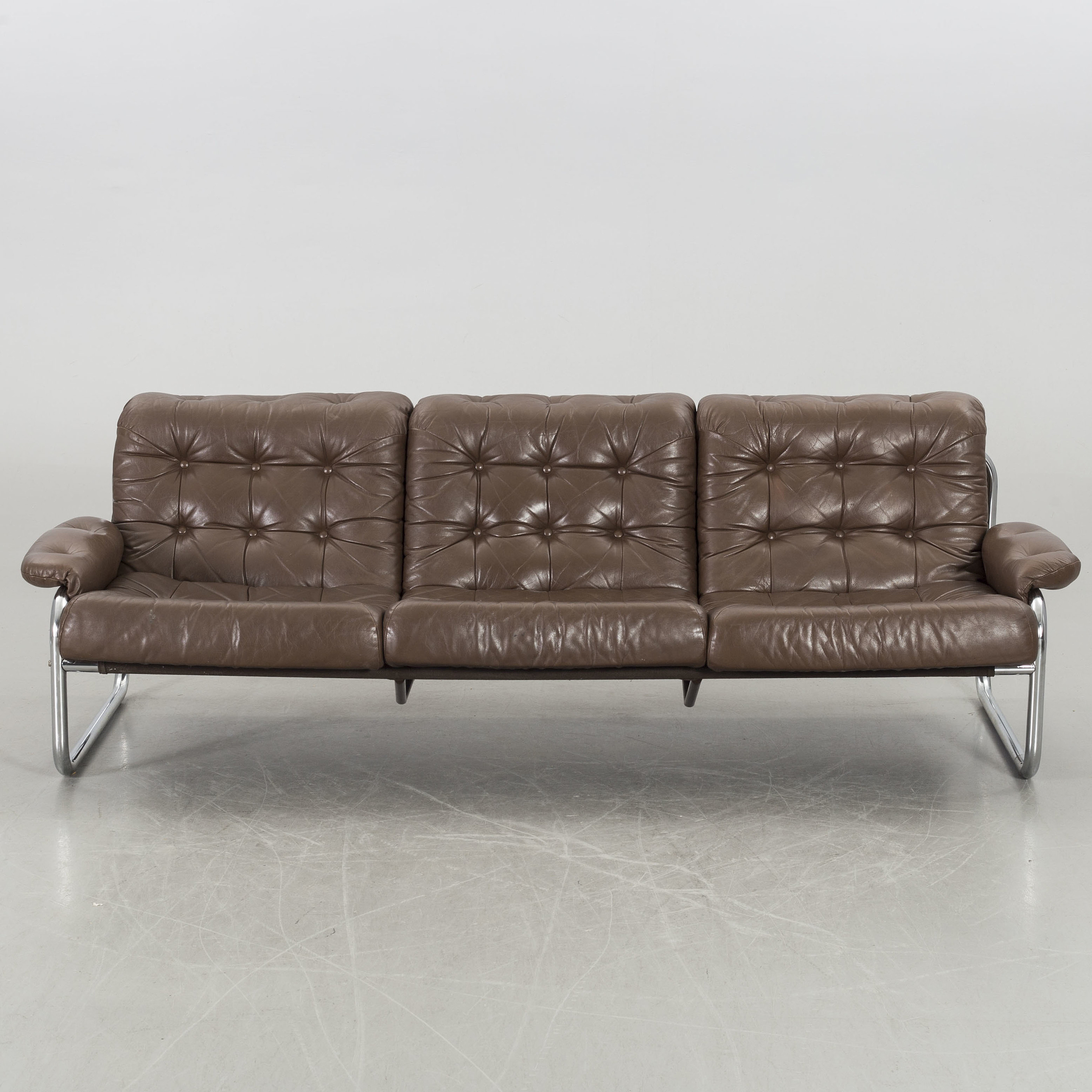 A JOHN BERTIL HÄGGSTRÖM ”BORKUM” COUCH by IKEA 1970’s. - Bukowskis