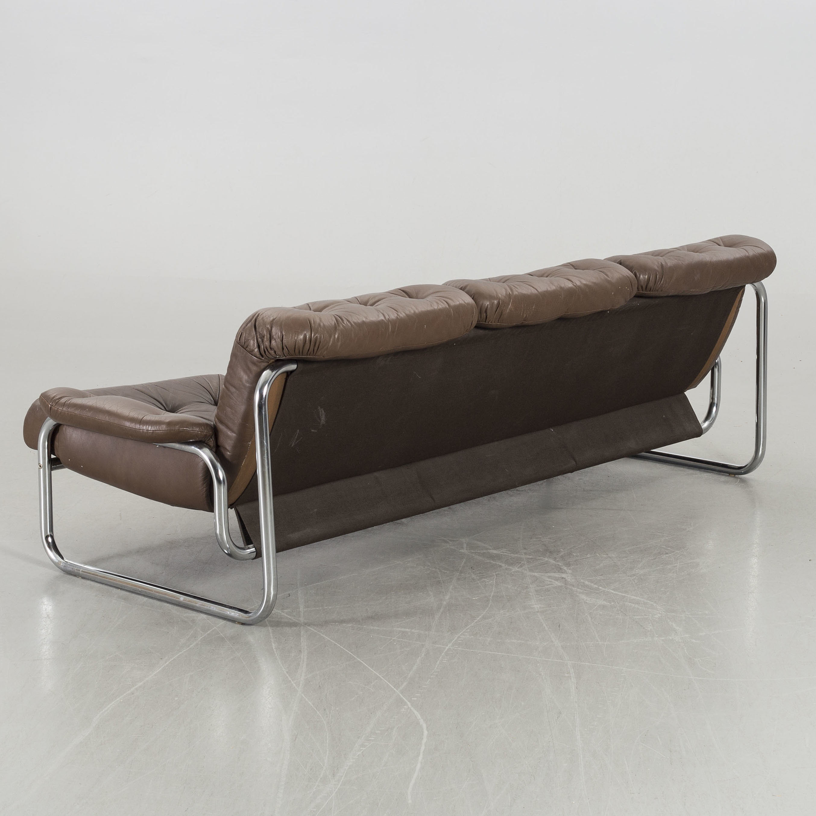 A JOHN BERTIL HÄGGSTRÖM ”BORKUM” COUCH by IKEA 1970’s. - Bukowskis