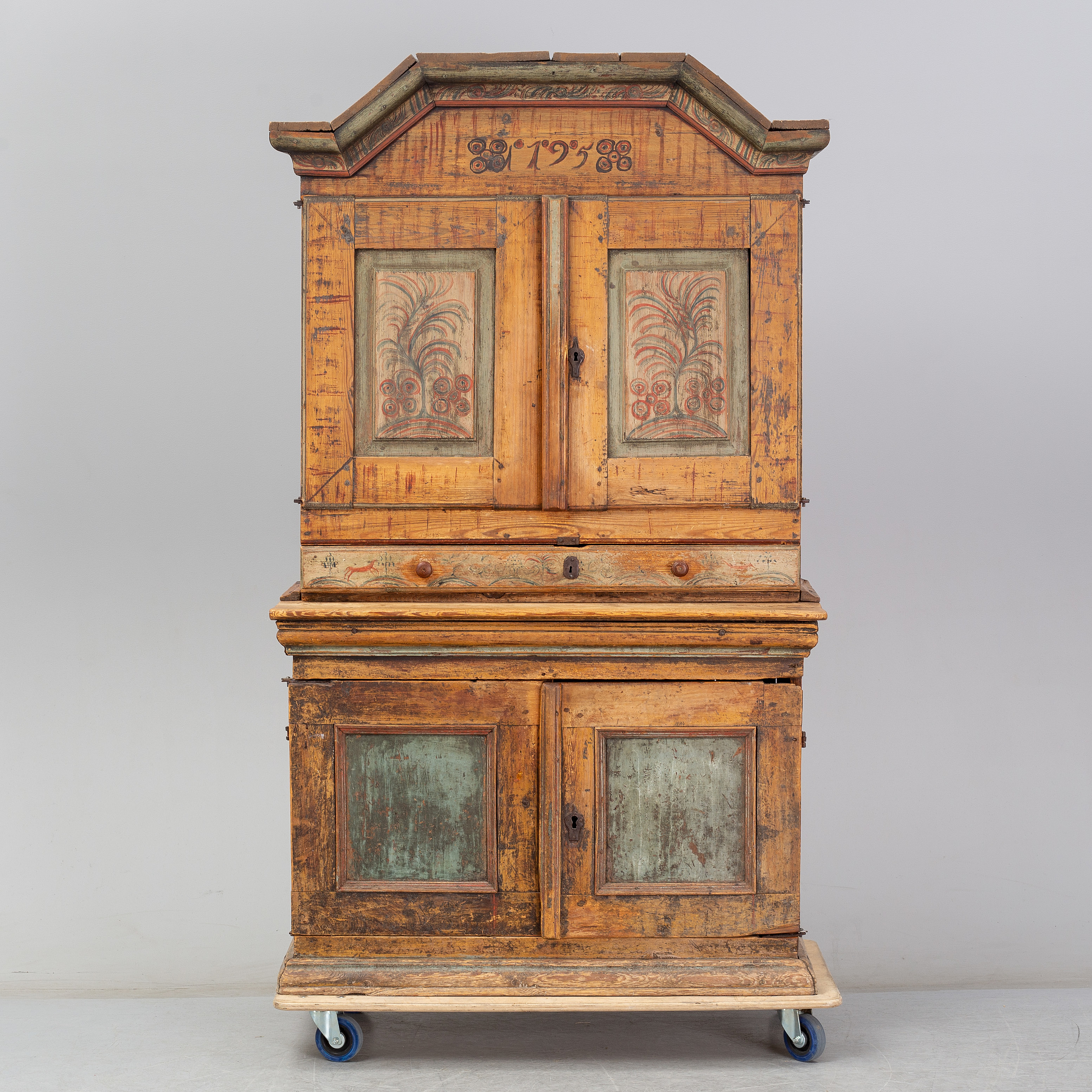 SKÅP, allmoge, daterat 1795. - Bukowskis