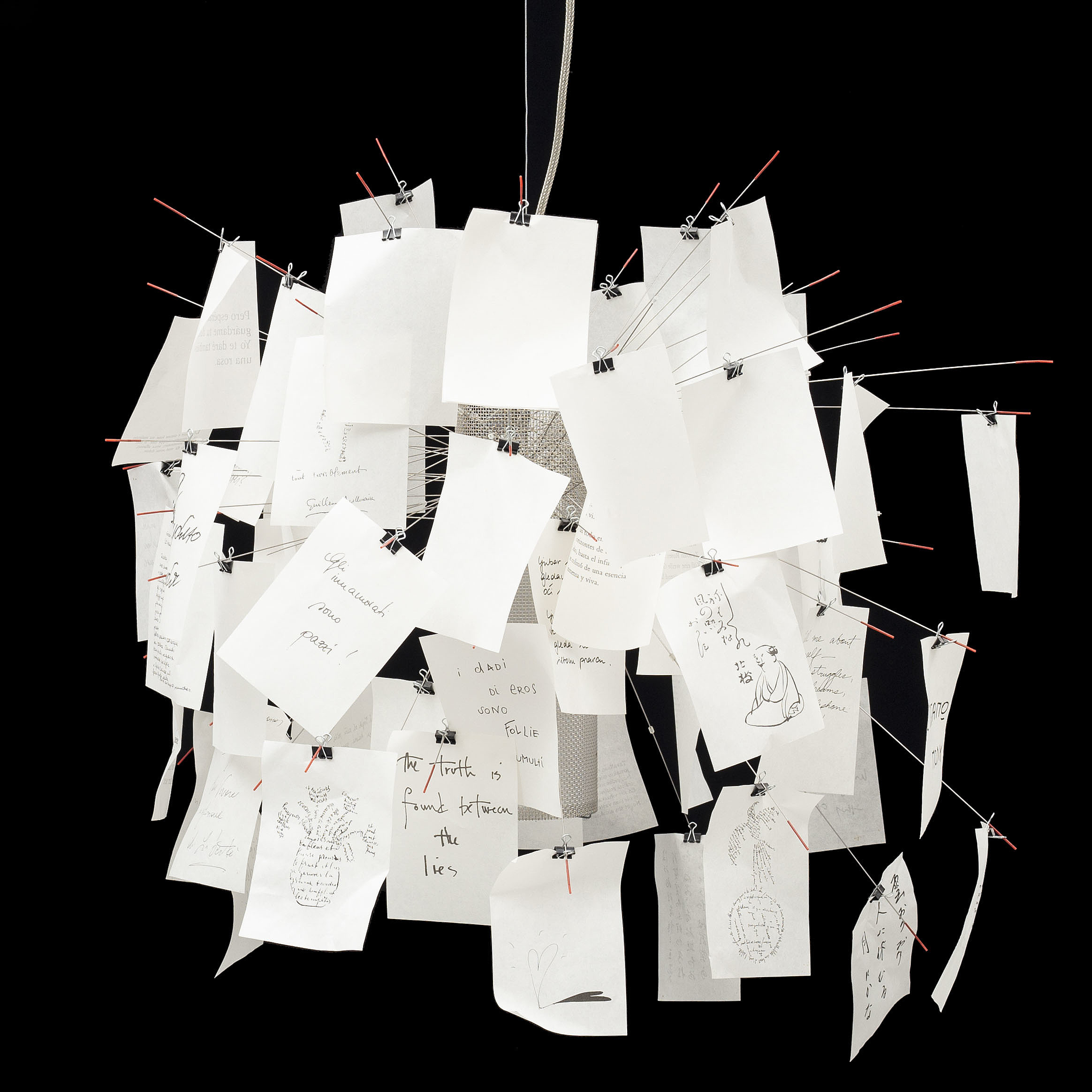 A contemporary ceiling lamp "Zettel's" by Ingo Maurer. - Bukowskis