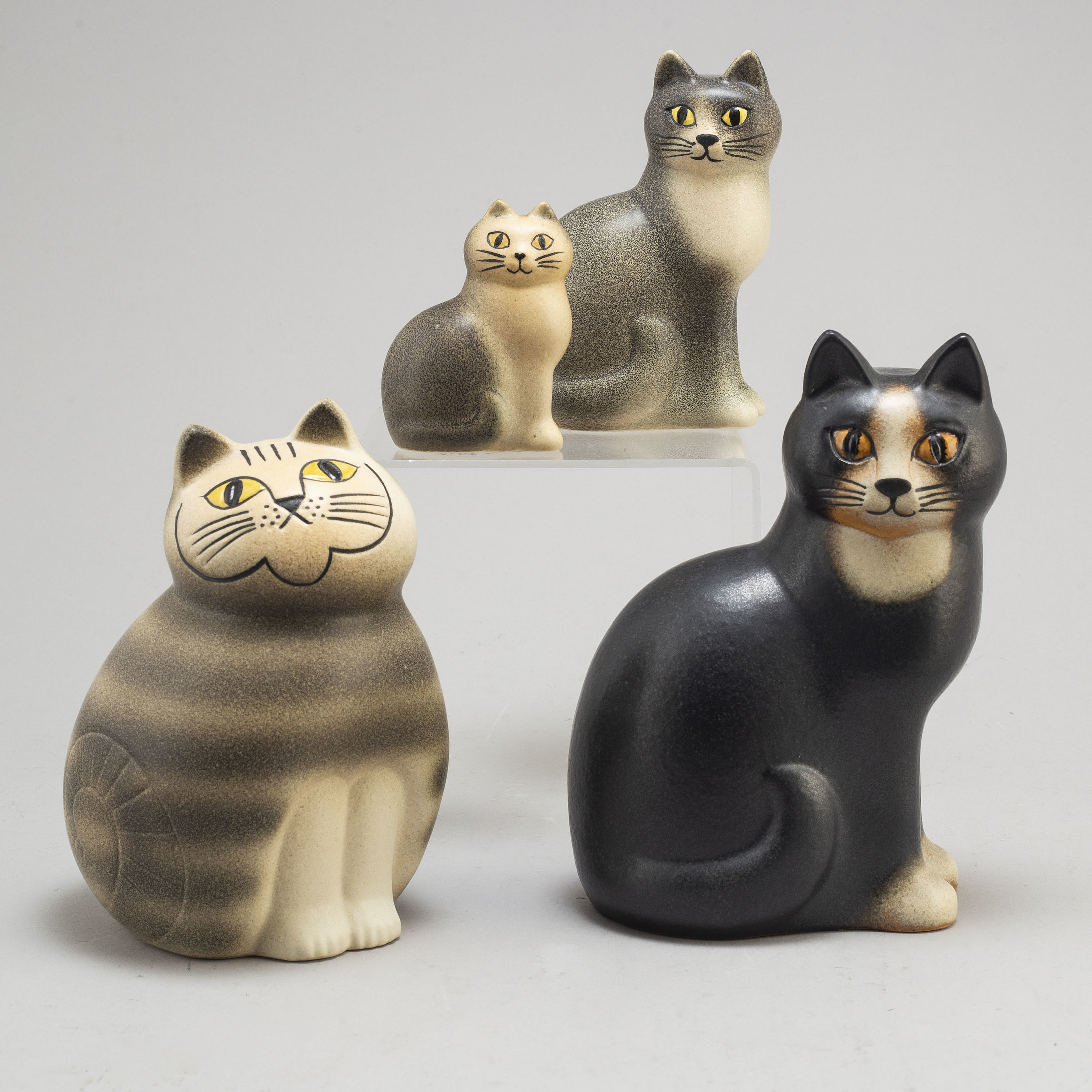 LISA LARSON, 4 st katter, stengods, Gustavsberg. - Bukowskis