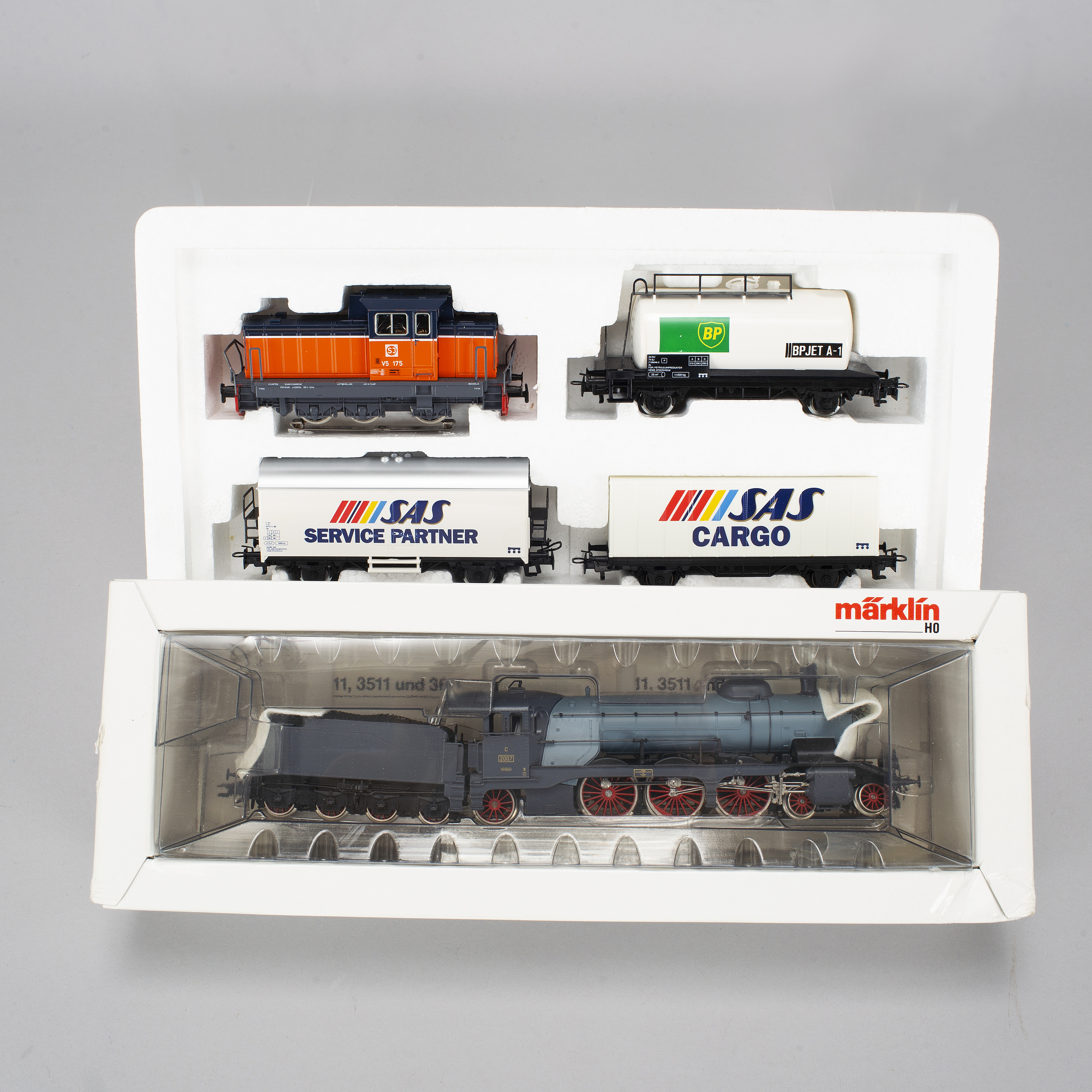 MÄRKLIN, a collection of H0 locomotives and wagons from the second half ...