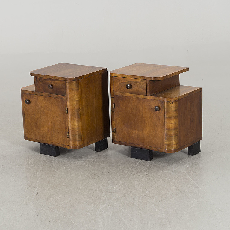 A PAIR OF NIGHT STANDS MID 20TH CENTURY,. - Bukowskis