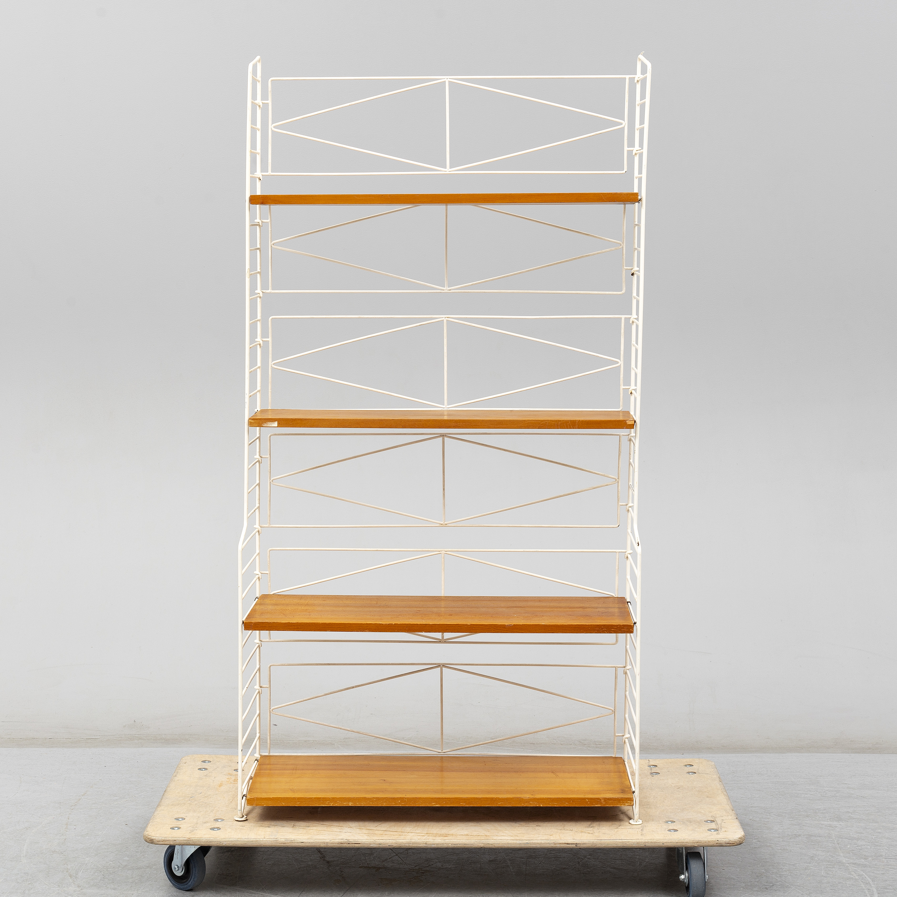 NILS STRINNING, bokhylla, "String", 1950-tal. - Bukowskis