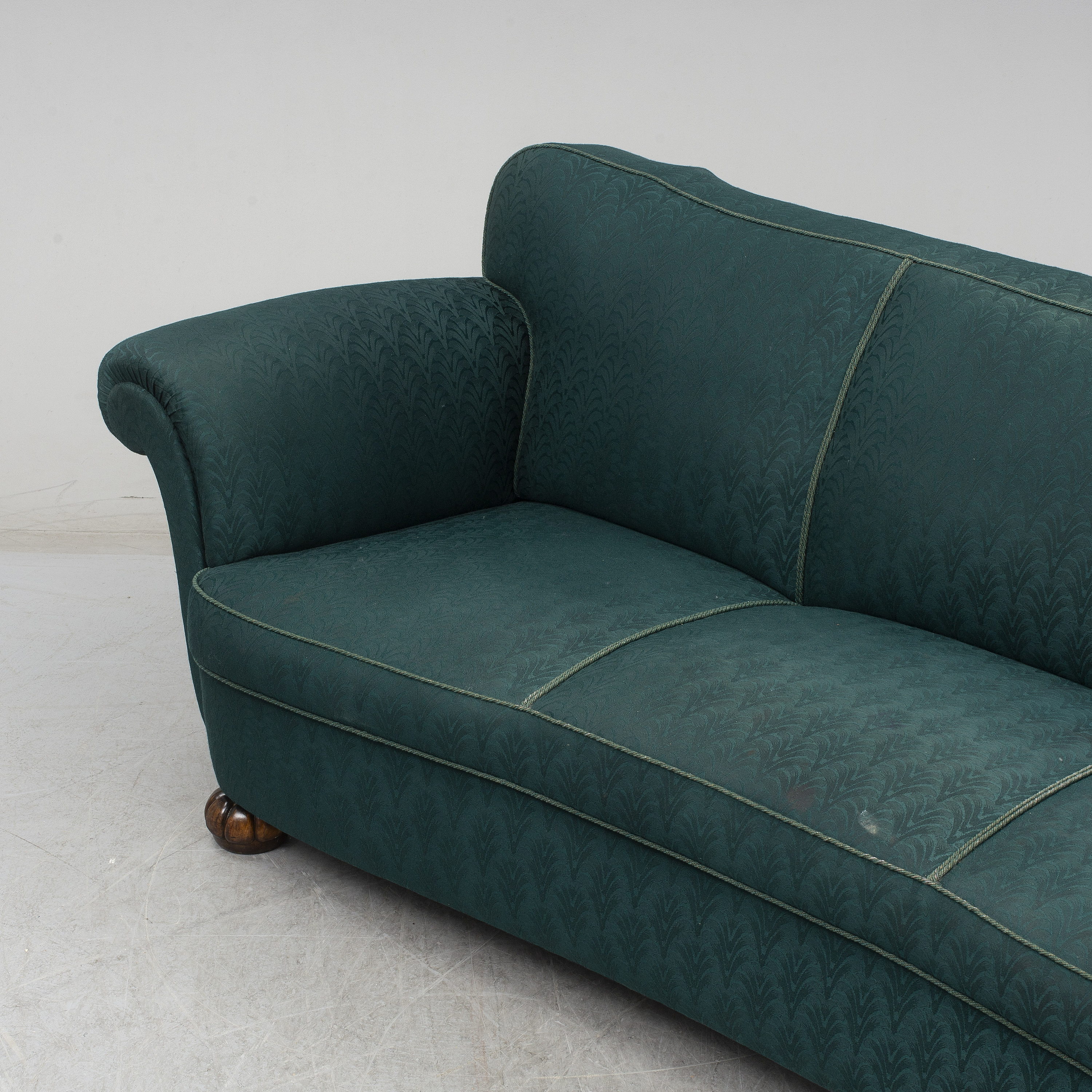 A 1930s / 40s sofa. - Bukowskis