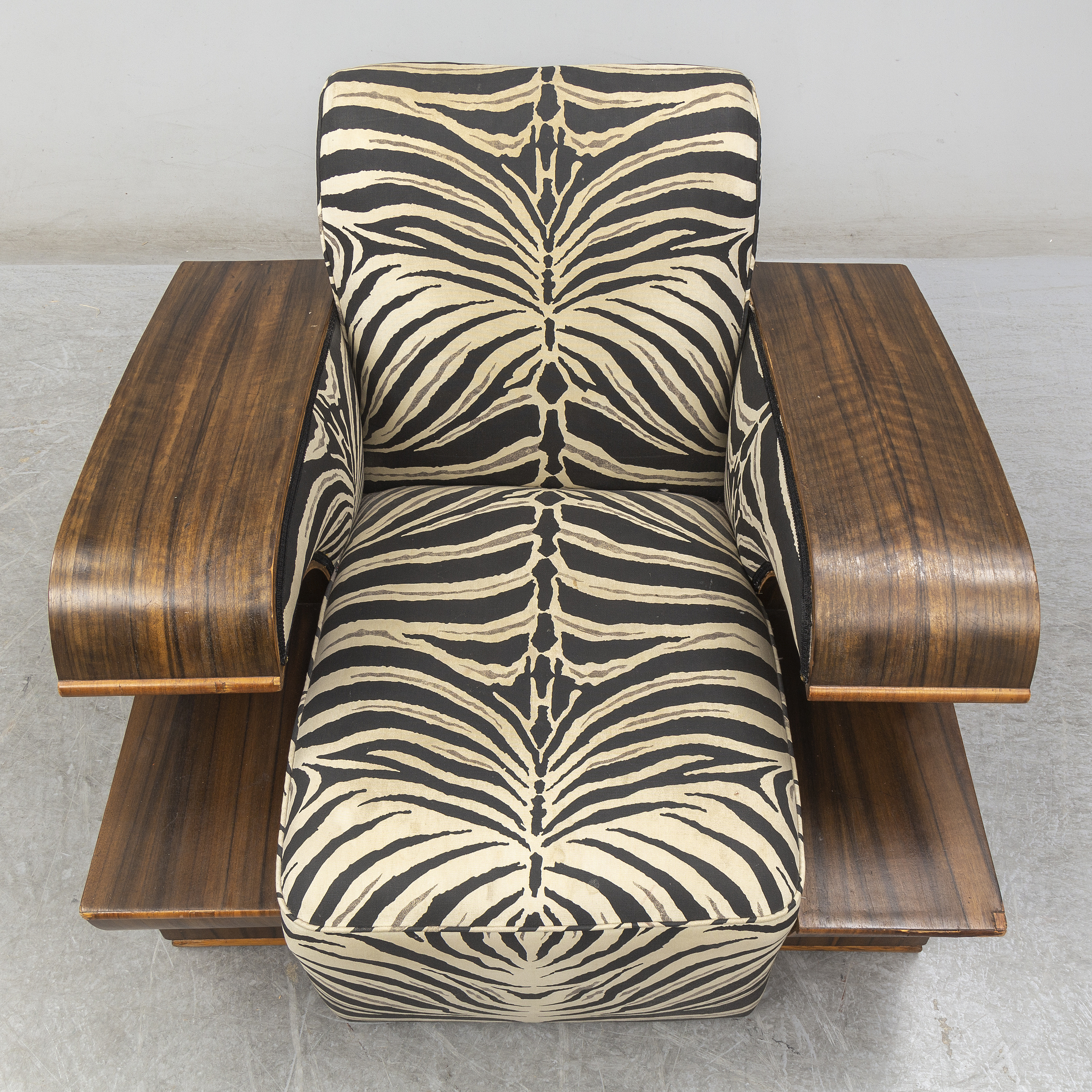 A pair of Art Deco easy chairs, 1920's/30's. - Bukowskis