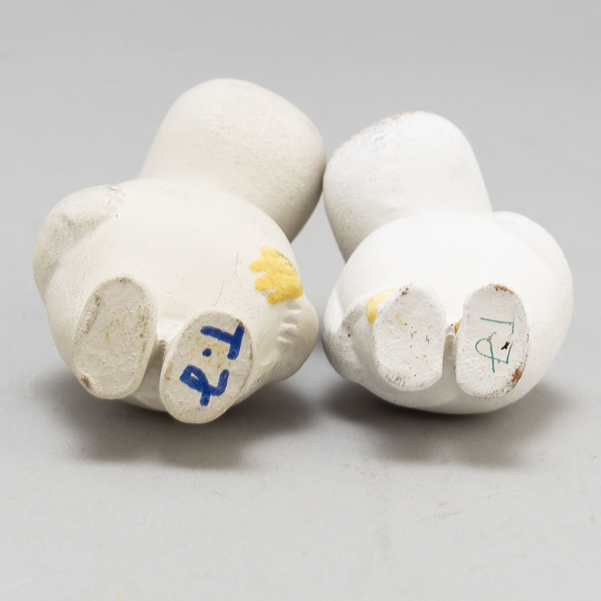 LARS JANSSON, two plaster moomin figures, 1970s. - Bukowskis