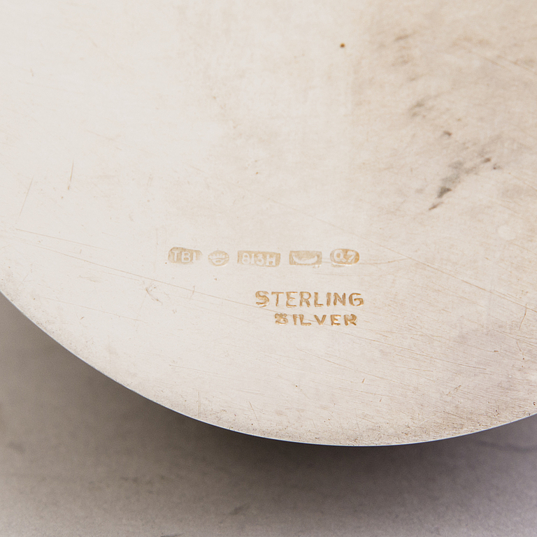 SILVER COCKTAILSHAKER AND SIX BEAKERS stamped with Finnish control ...