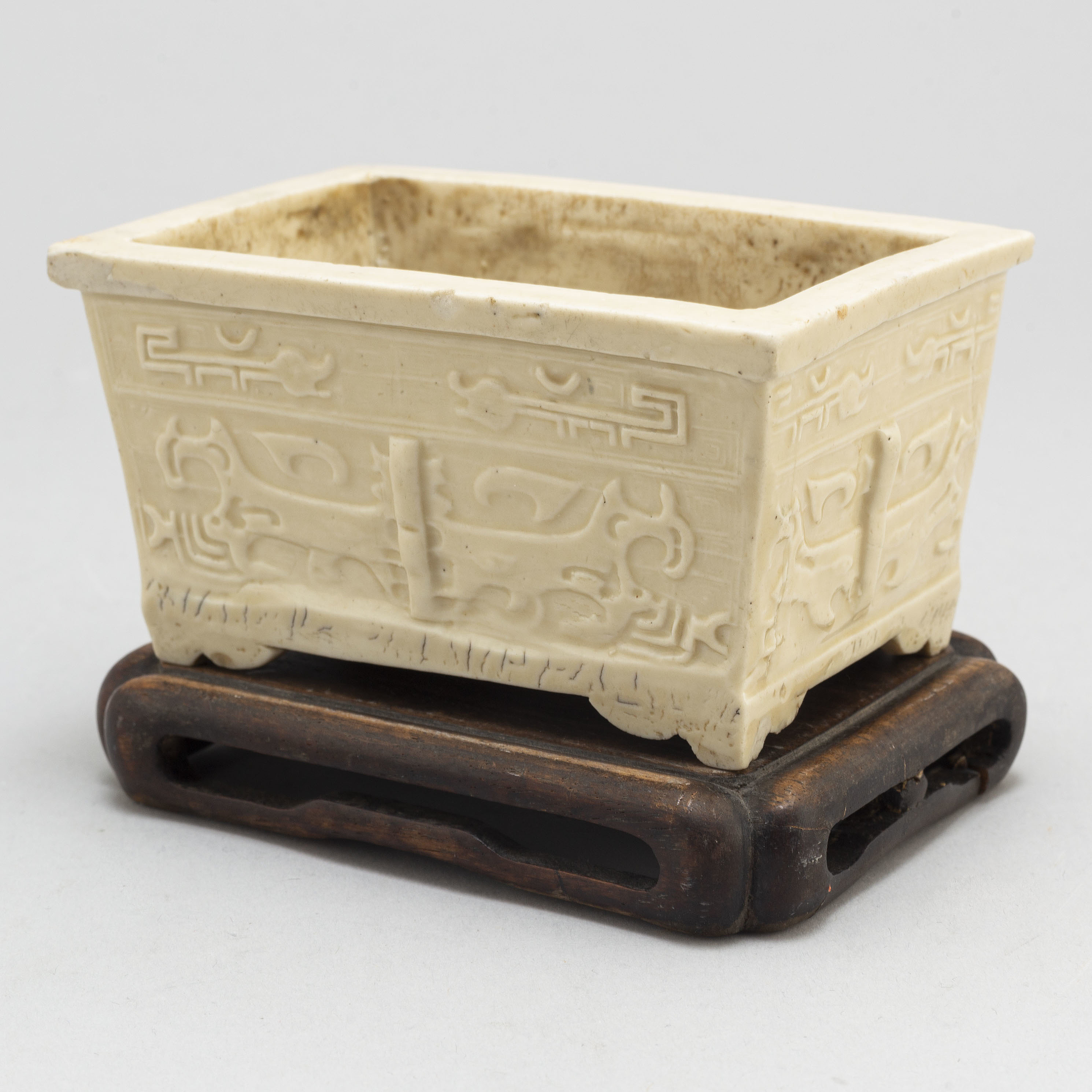 A dehua censer, late Qing dynasty, 19th century. - Bukowskis