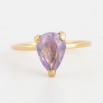 Pear shaped amethyst ring. - Bukowskis