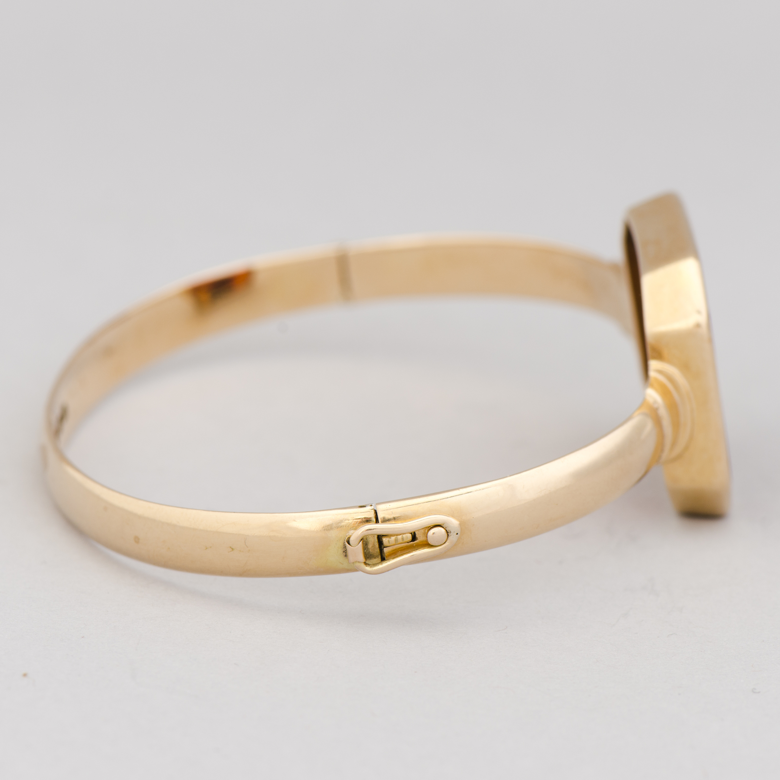 ARMBAND, agat, 14K guld. Birger Wilhelm Nordström, Helsingfors . - Bukowskis