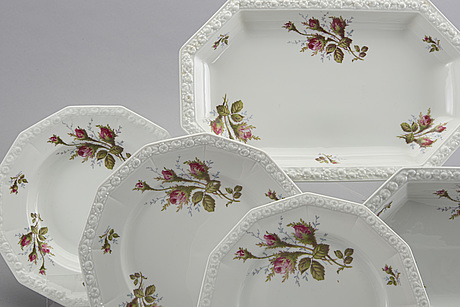 A 80 pieces porcelain Rosenthal "Maria / Classic Rose Collection ...