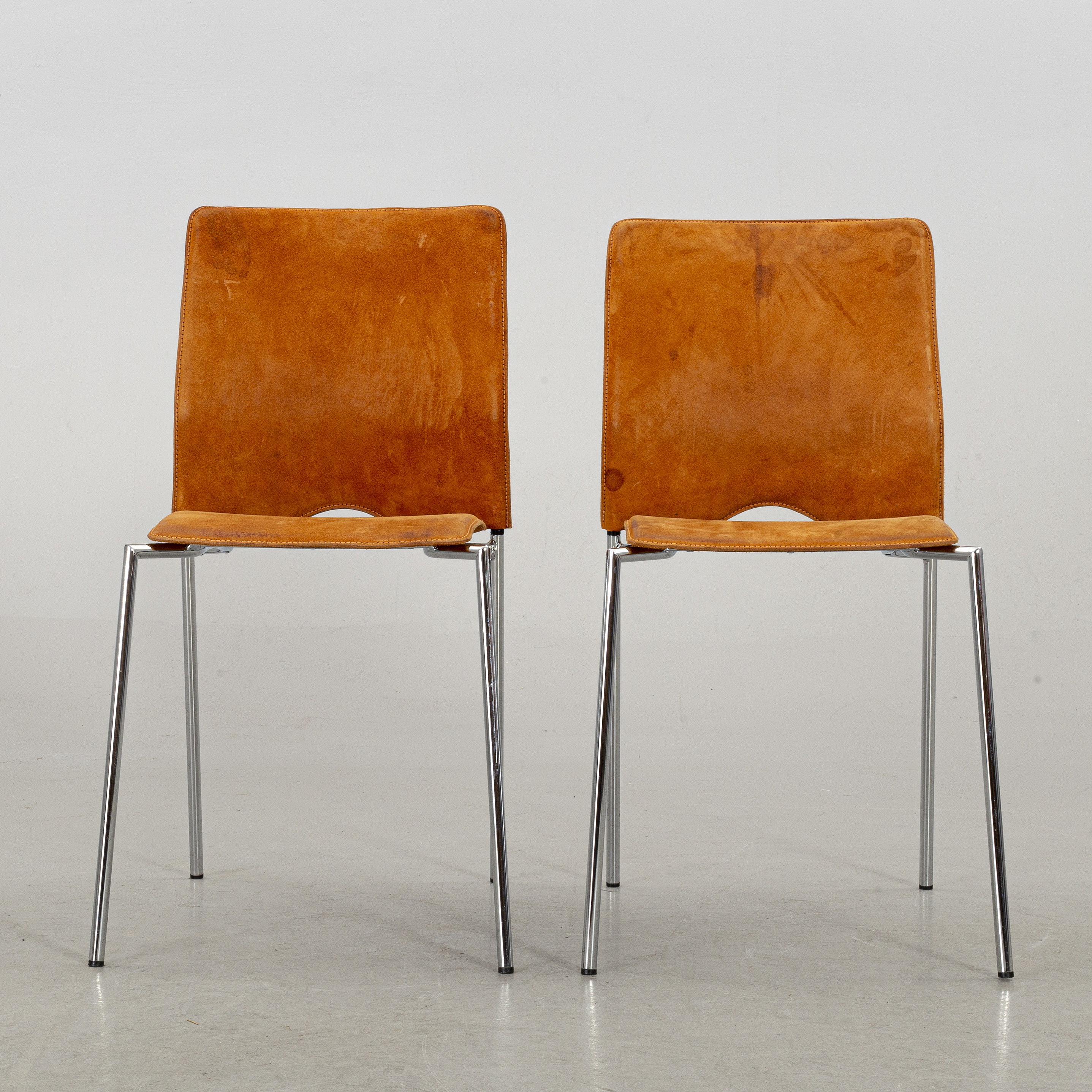 A PAIR of COSMOS CHAIRS by GUNILLA ALLARD, LAMMHULTS MÖBLER. - Bukowskis