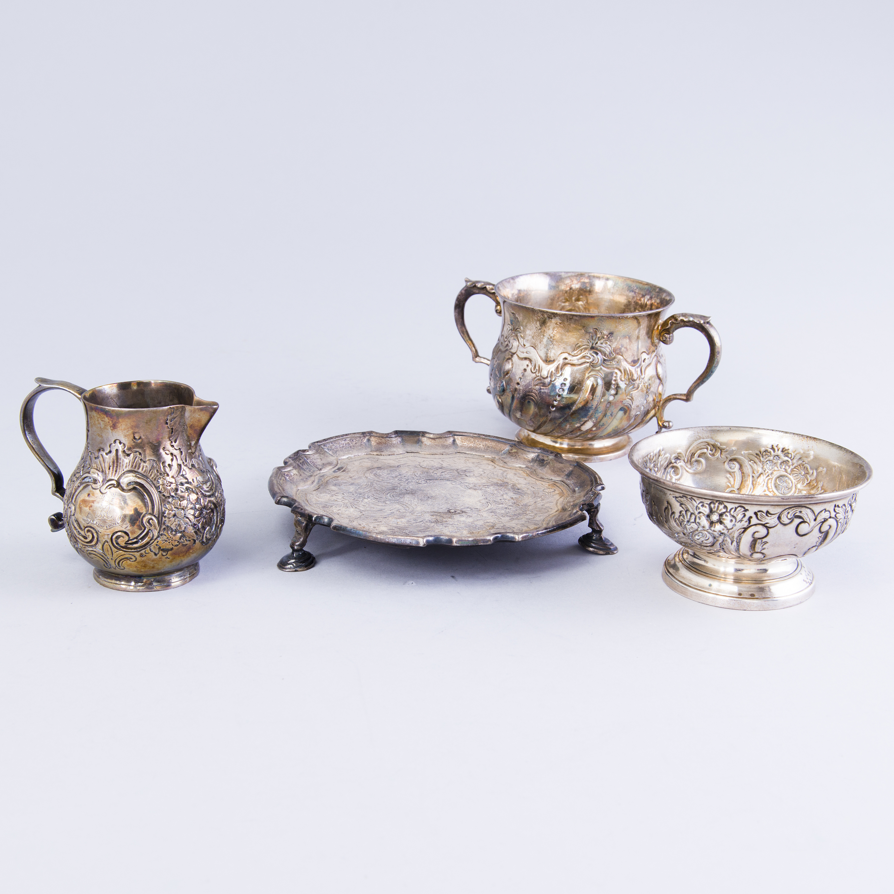 FOUR SILVER OBJECTS, England 18th-20th century. - Bukowskis