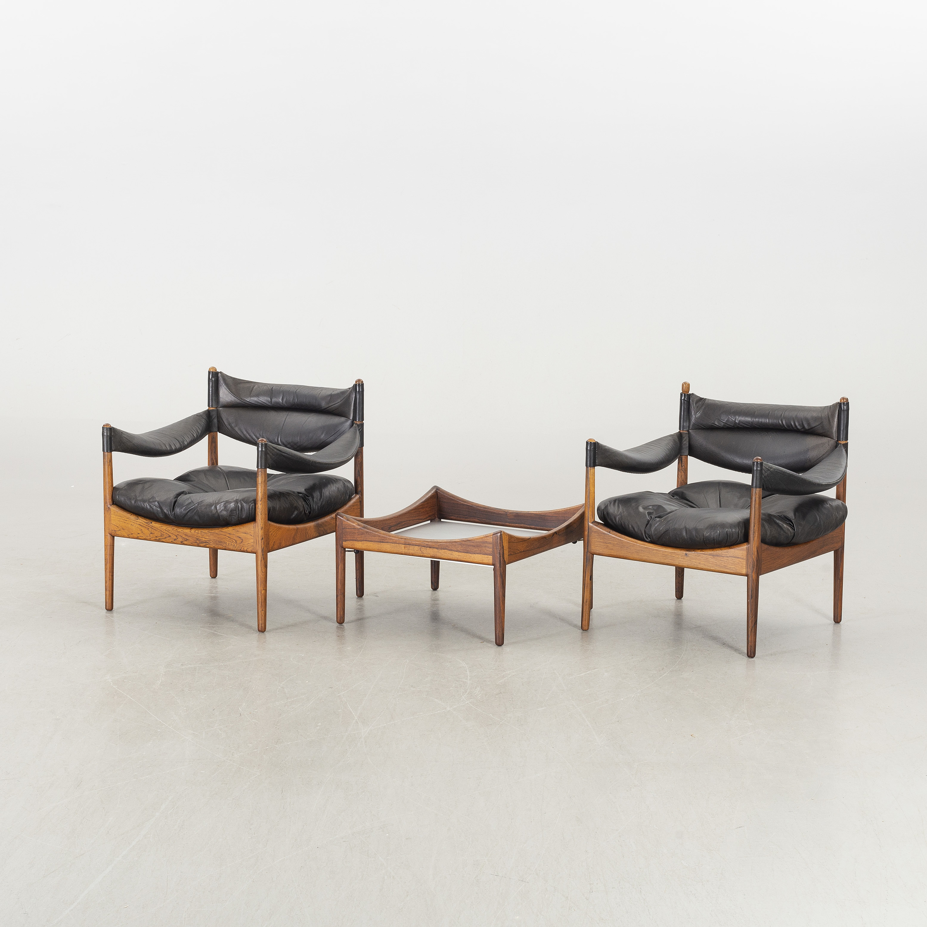 CHRISTIAN VEDEL, fåtöljer ett par och bord, "Modus", Sören Willadsen ...