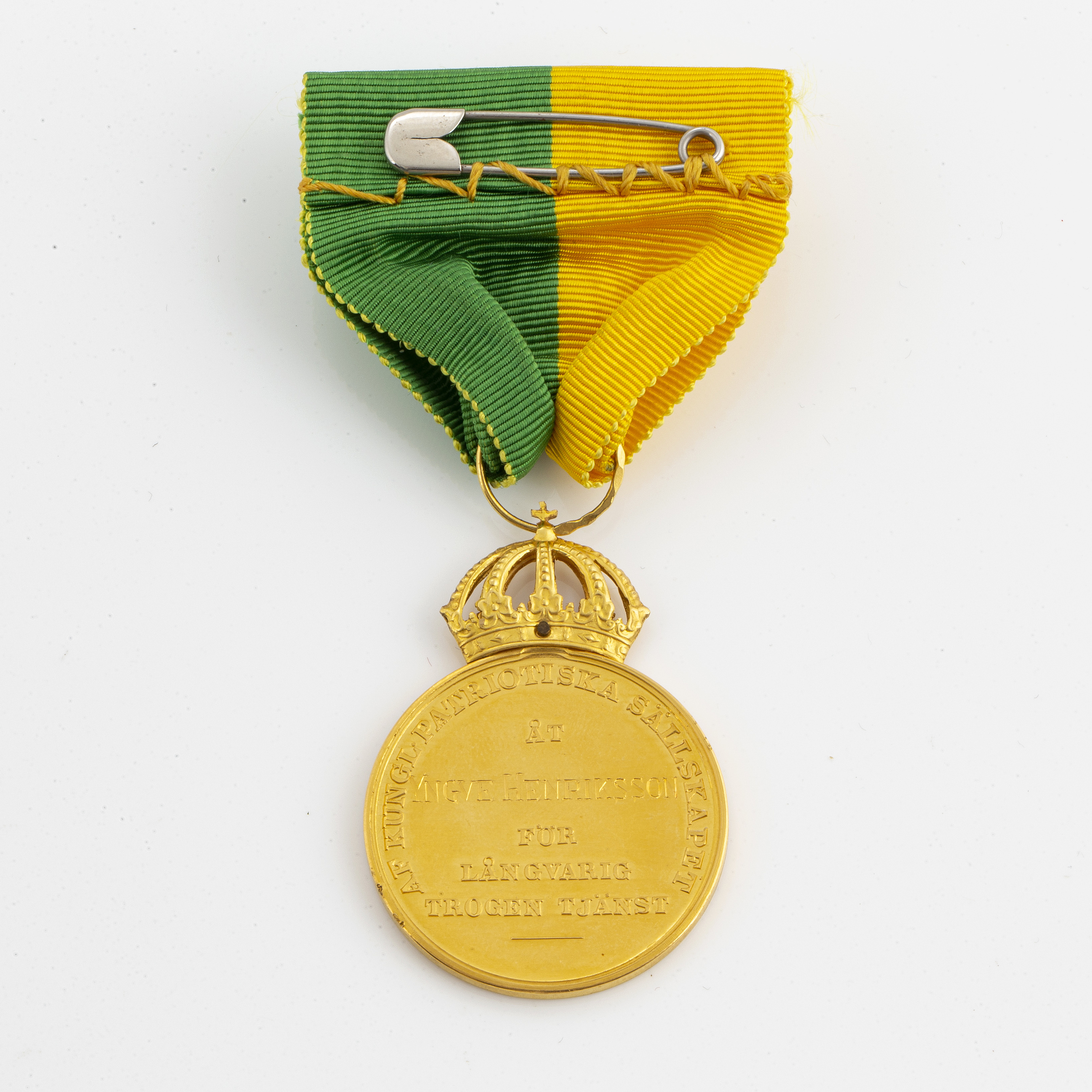 GULDMEDALJ, "För långvarig trogen tjänst" av K. Patriotiska Sällskapet ...
