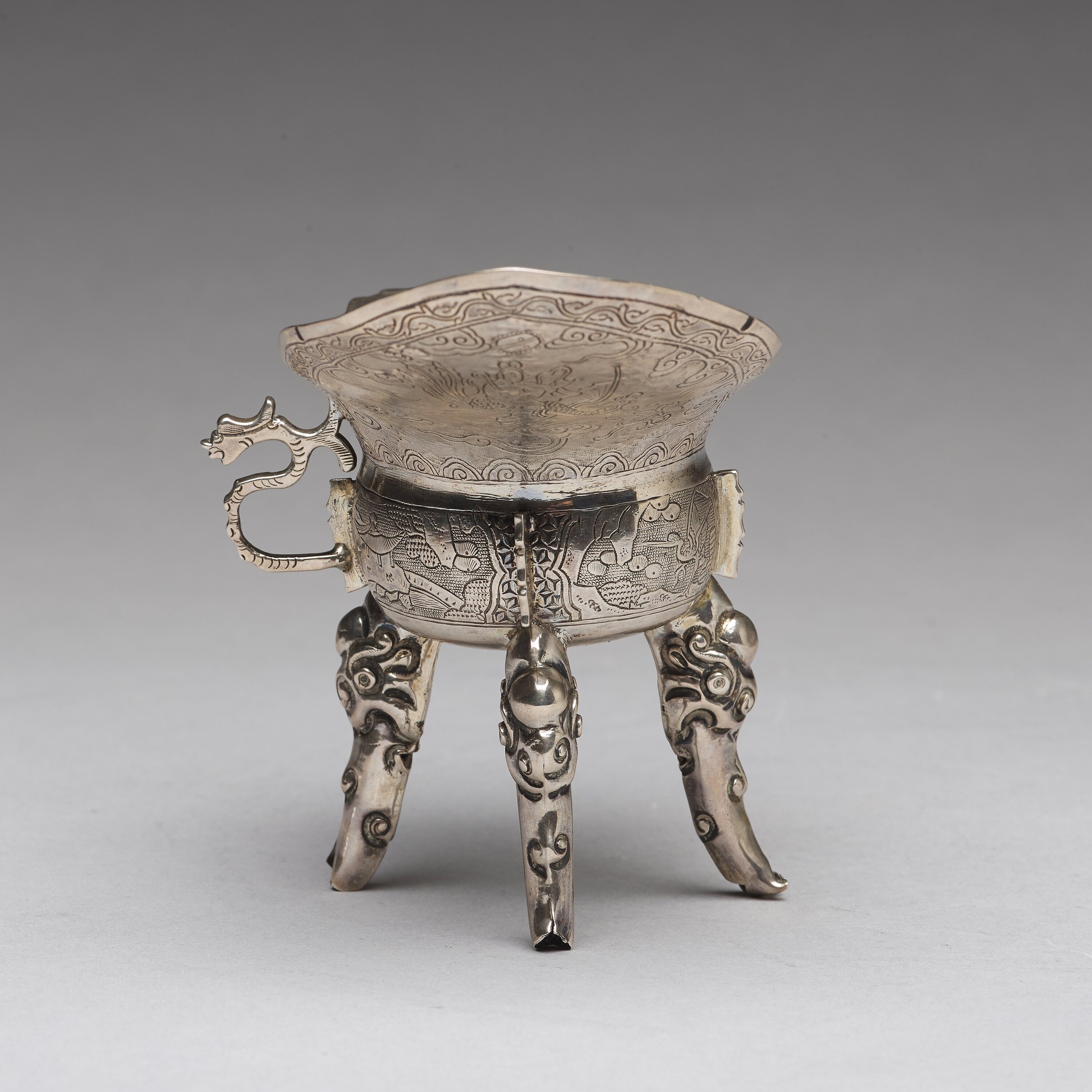 A Chinese silver jue, Qing dynasty with an inscription. - Bukowskis