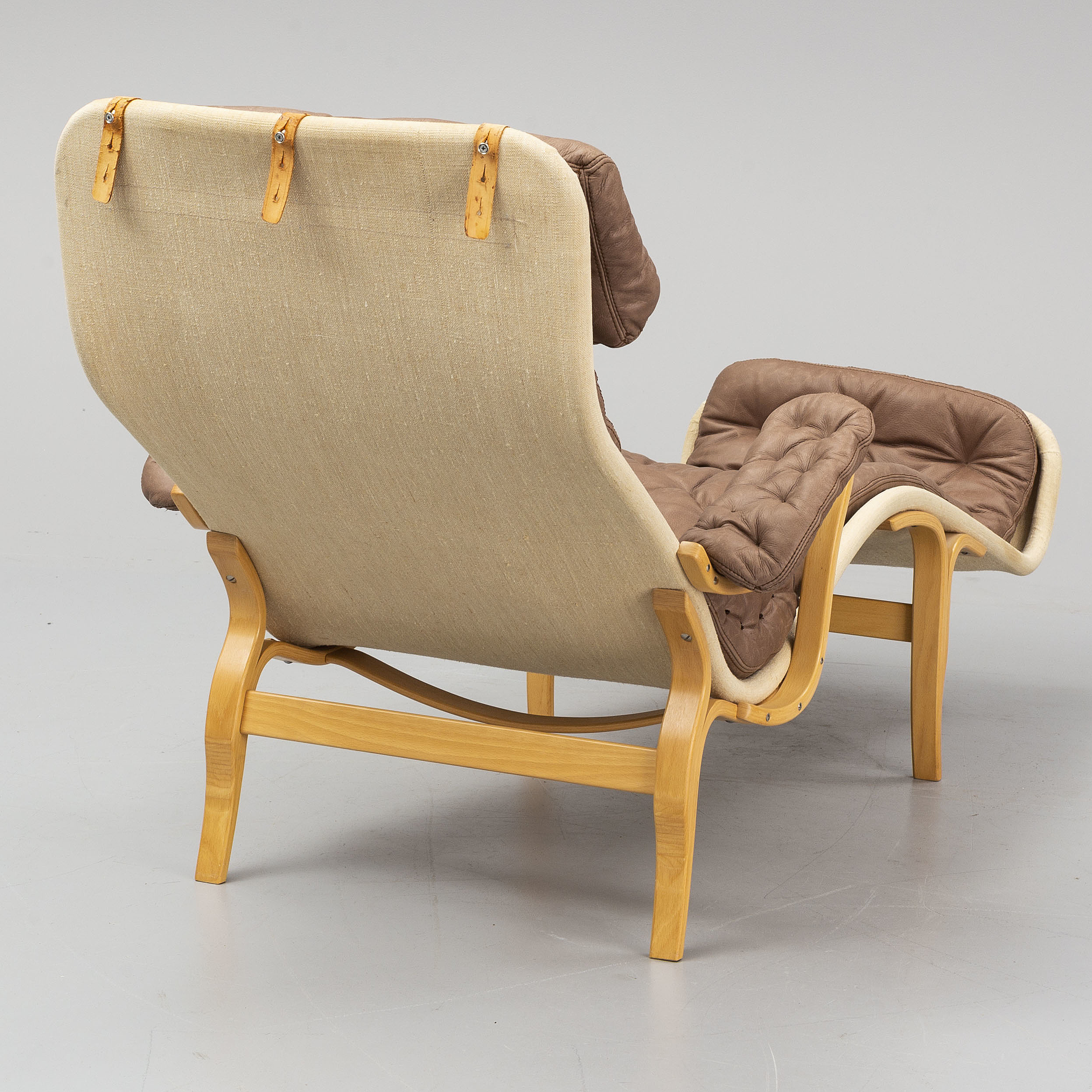A lounge chair, model "Pernilla 3", Dux. - Bukowskis