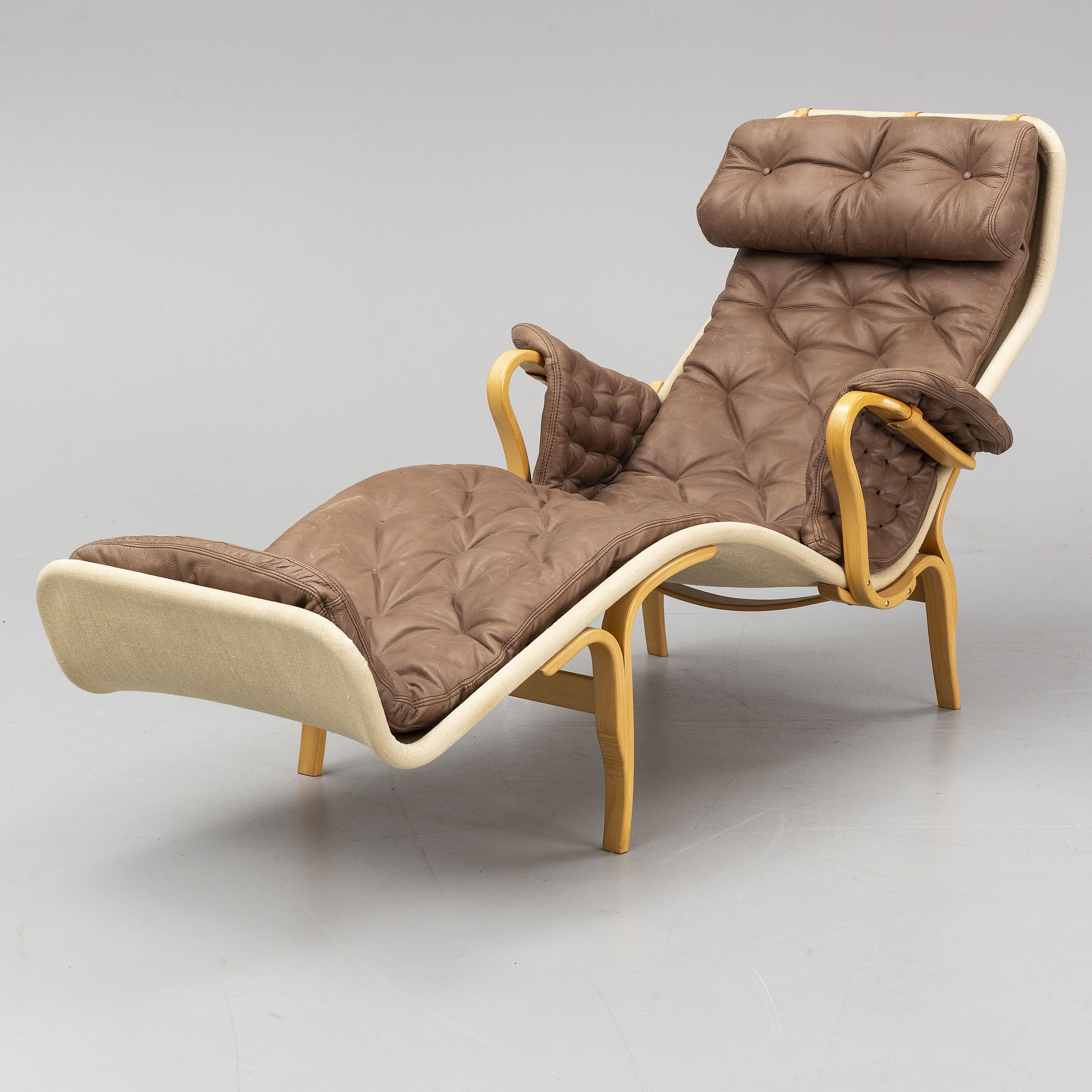 A lounge chair, model "Pernilla 3", Dux. - Bukowskis