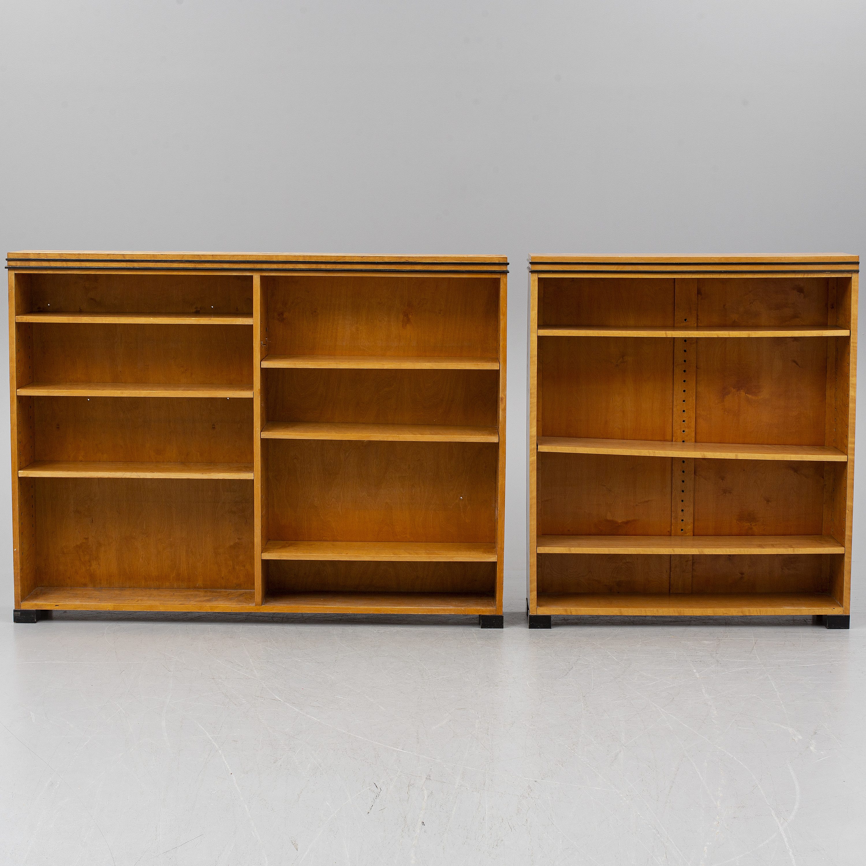 BOKHYLLOR, 2 st, 1930-/1940-tal. - Bukowskis