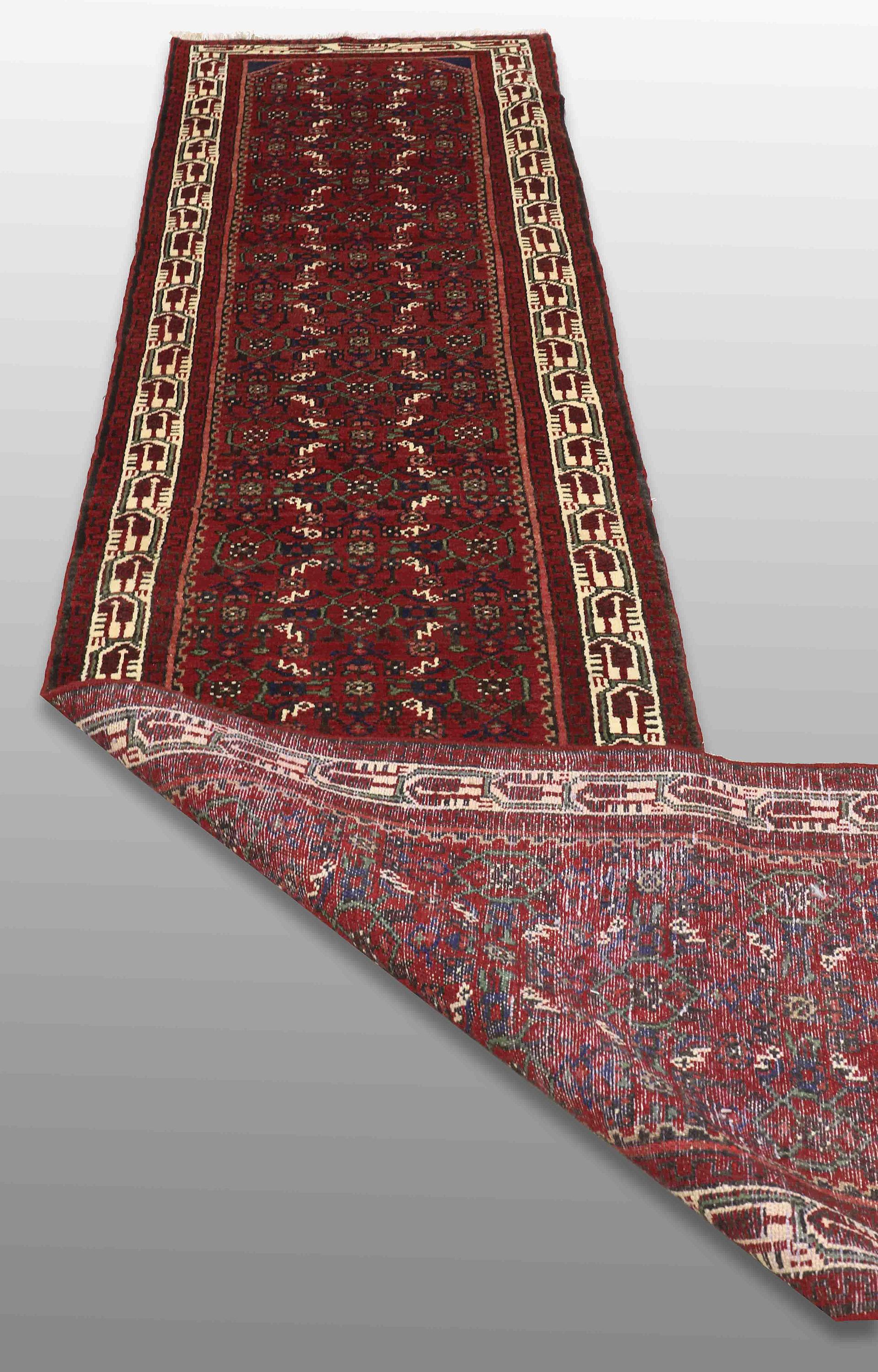 GALLERIMATTA, Hamadan, ca 410 x 90 cm. - Bukowskis