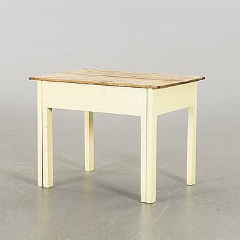 An early 1900's kitchen table. - Bukowskis