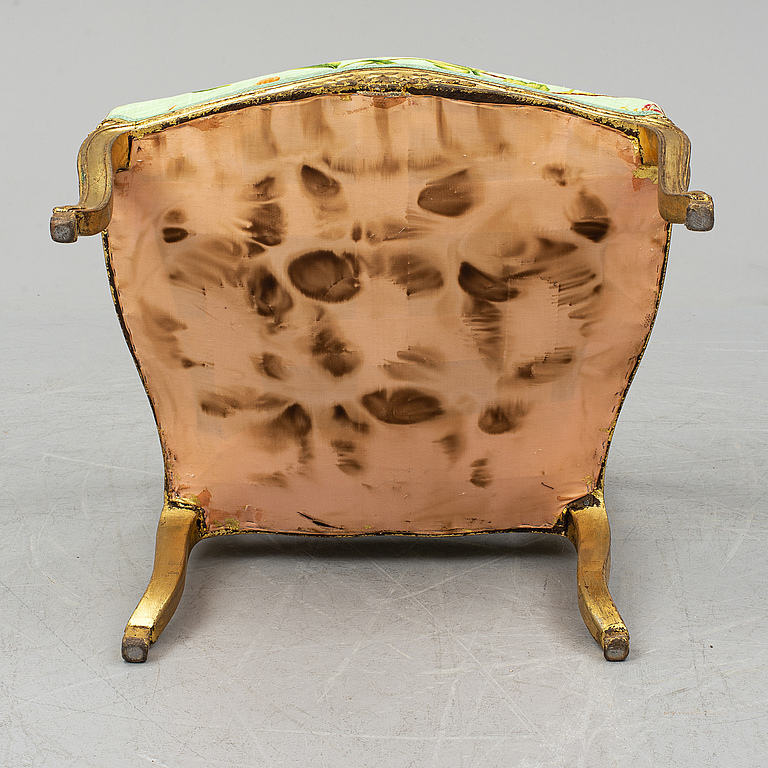 A late 20th century rococo-style armchair. - Bukowskis