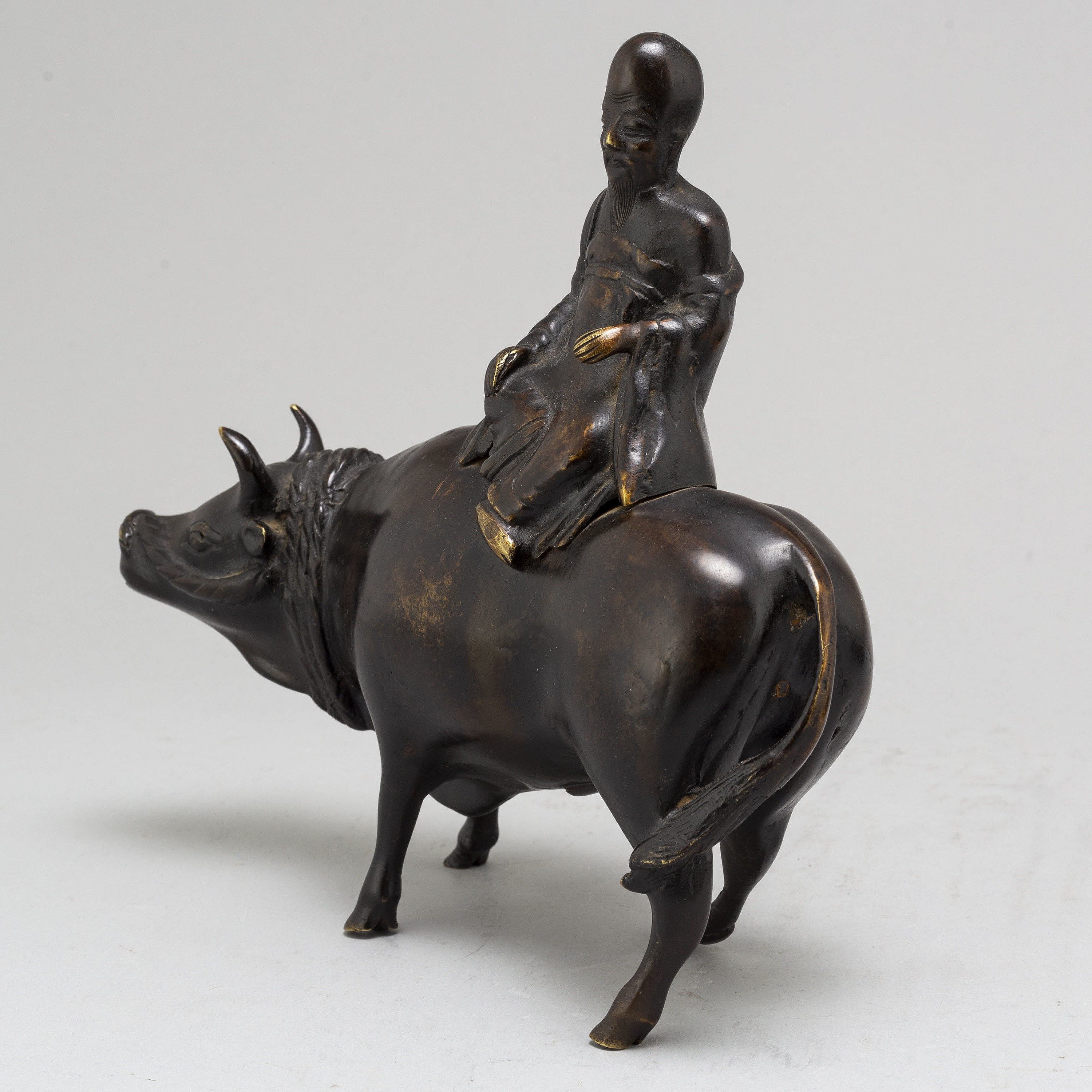 A Chinese bronze sculpture. - Bukowskis