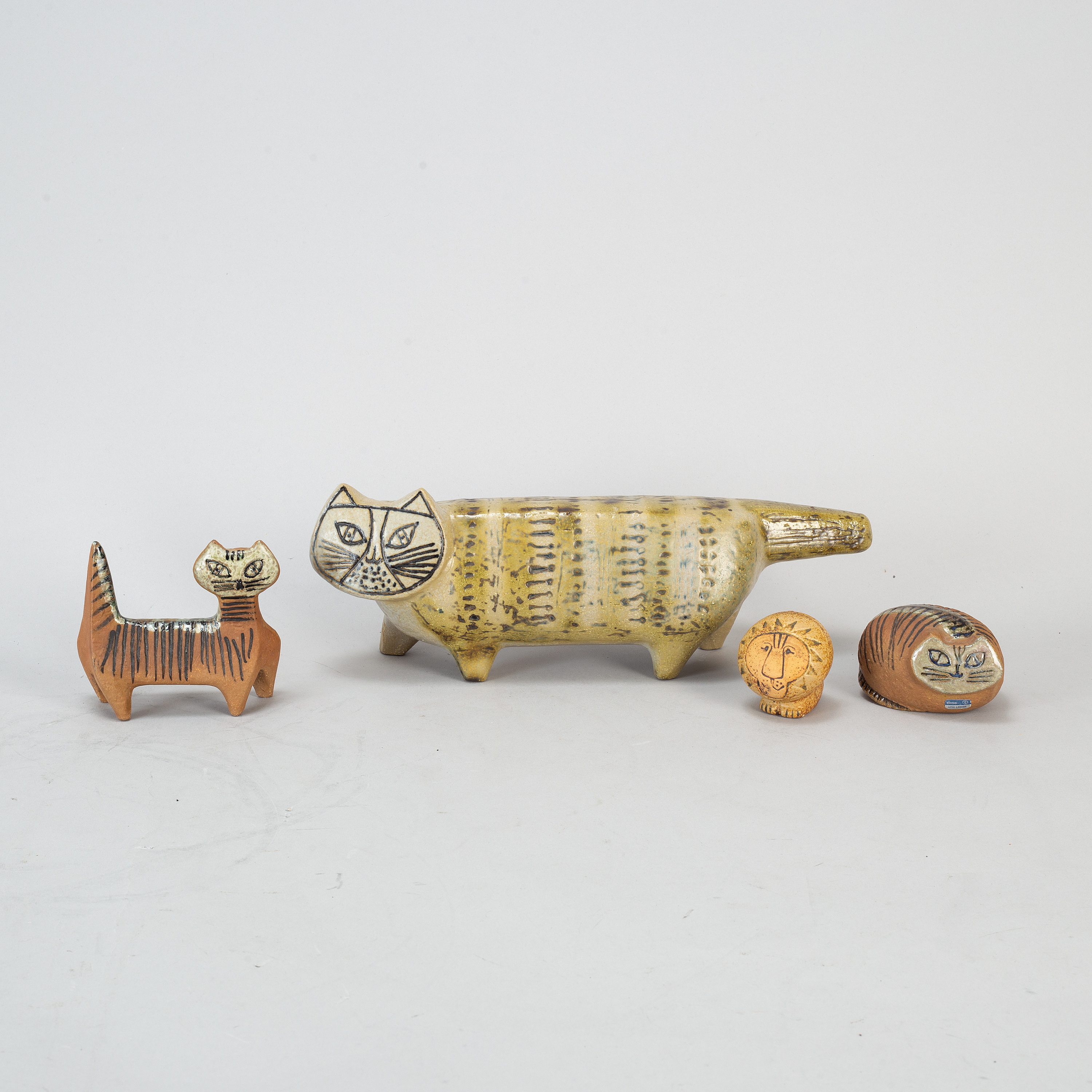 LISA LARSON, figuriner, 4 st, stengods. Gustavsberg. - Bukowskis