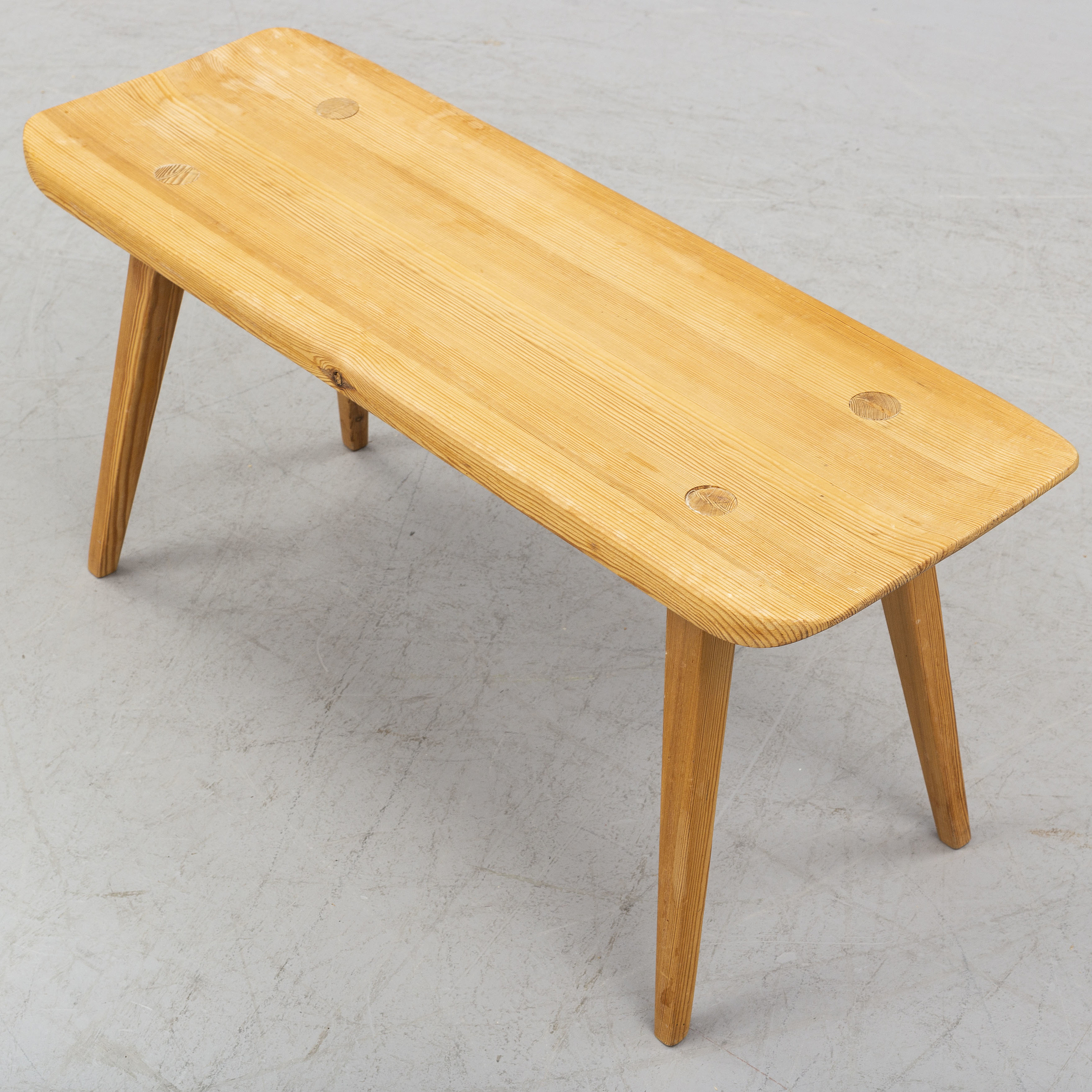 CARL MALMSTEN, bänk, "Visingsö", 1900-talets andra hälft. - Bukowskis