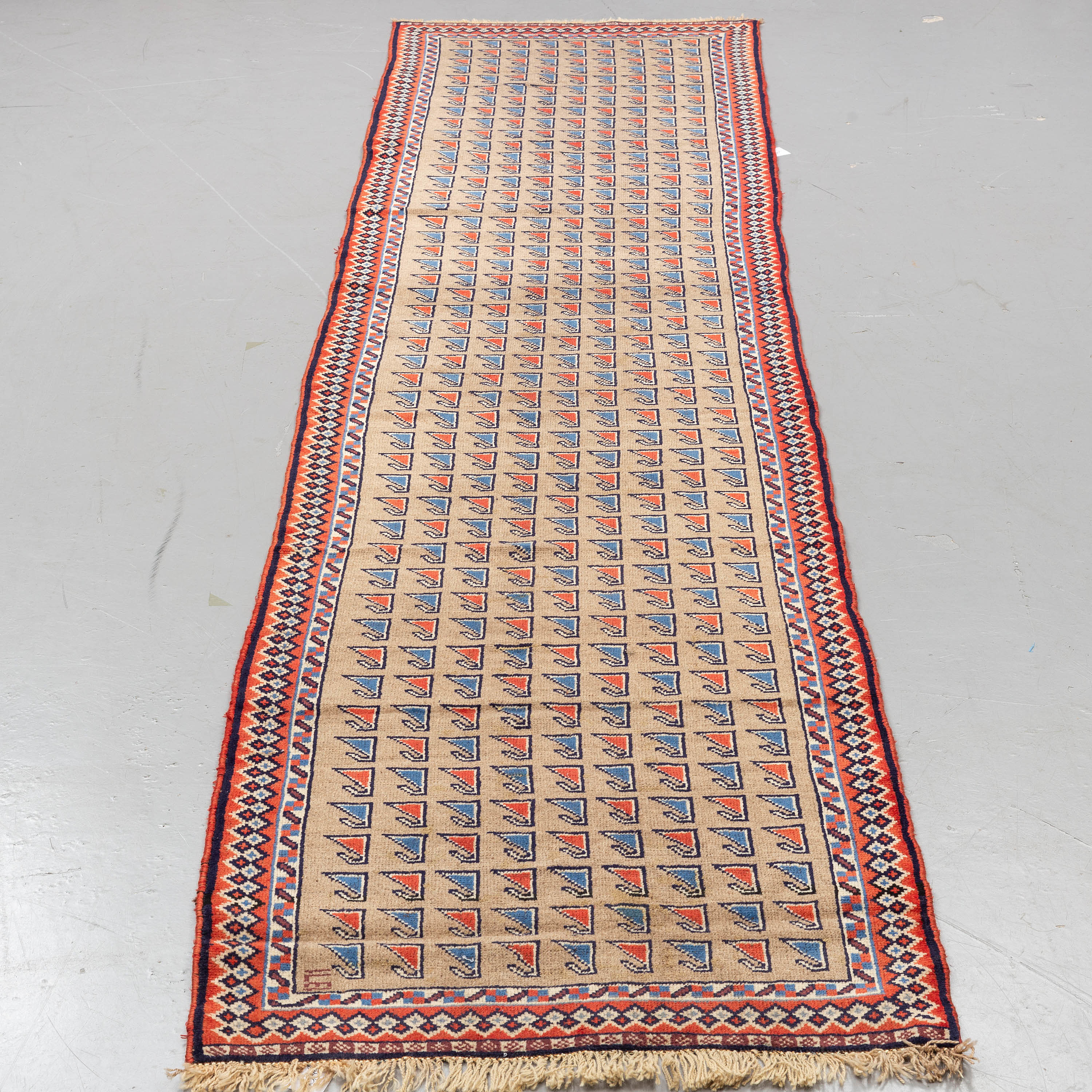 A RUNNER Behbahan ca 419 X 95 cm. - Bukowskis