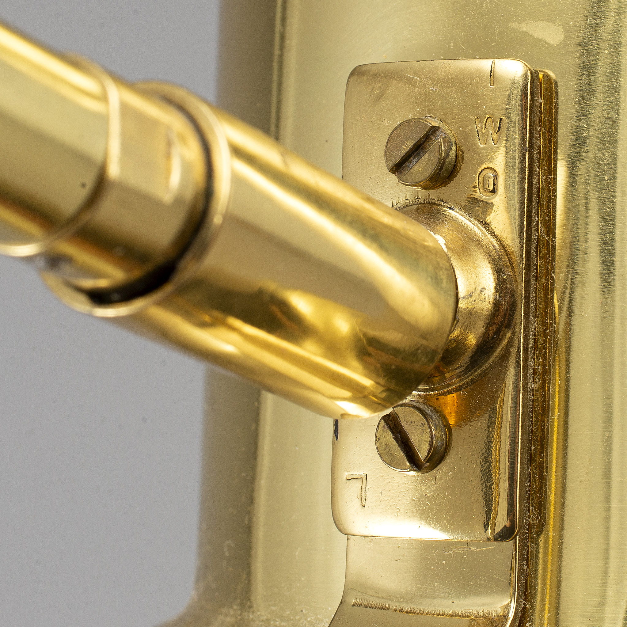 HANS-AGNE JAKOBSSON, bordslampa, mässing, Markaryd, 1900-talets andra ...