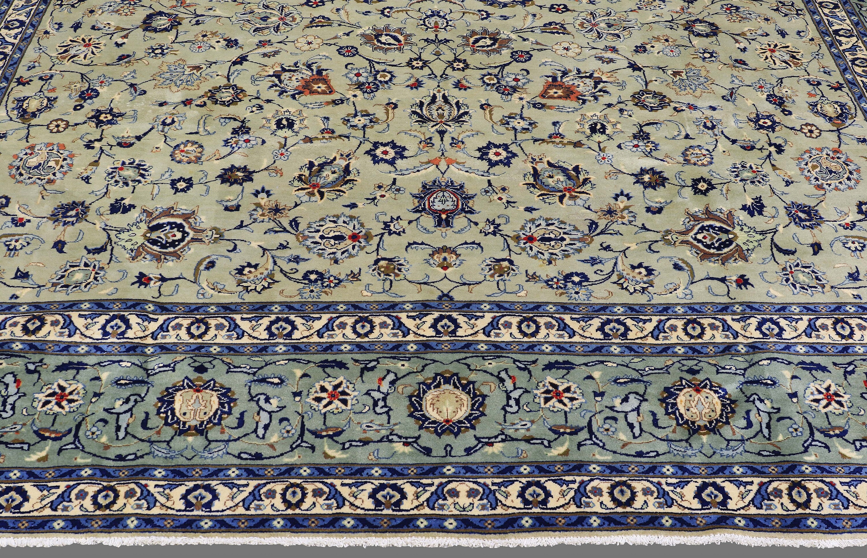 A CARPET, Royal keshan, ca 512 x 344 cm. - Bukowskis